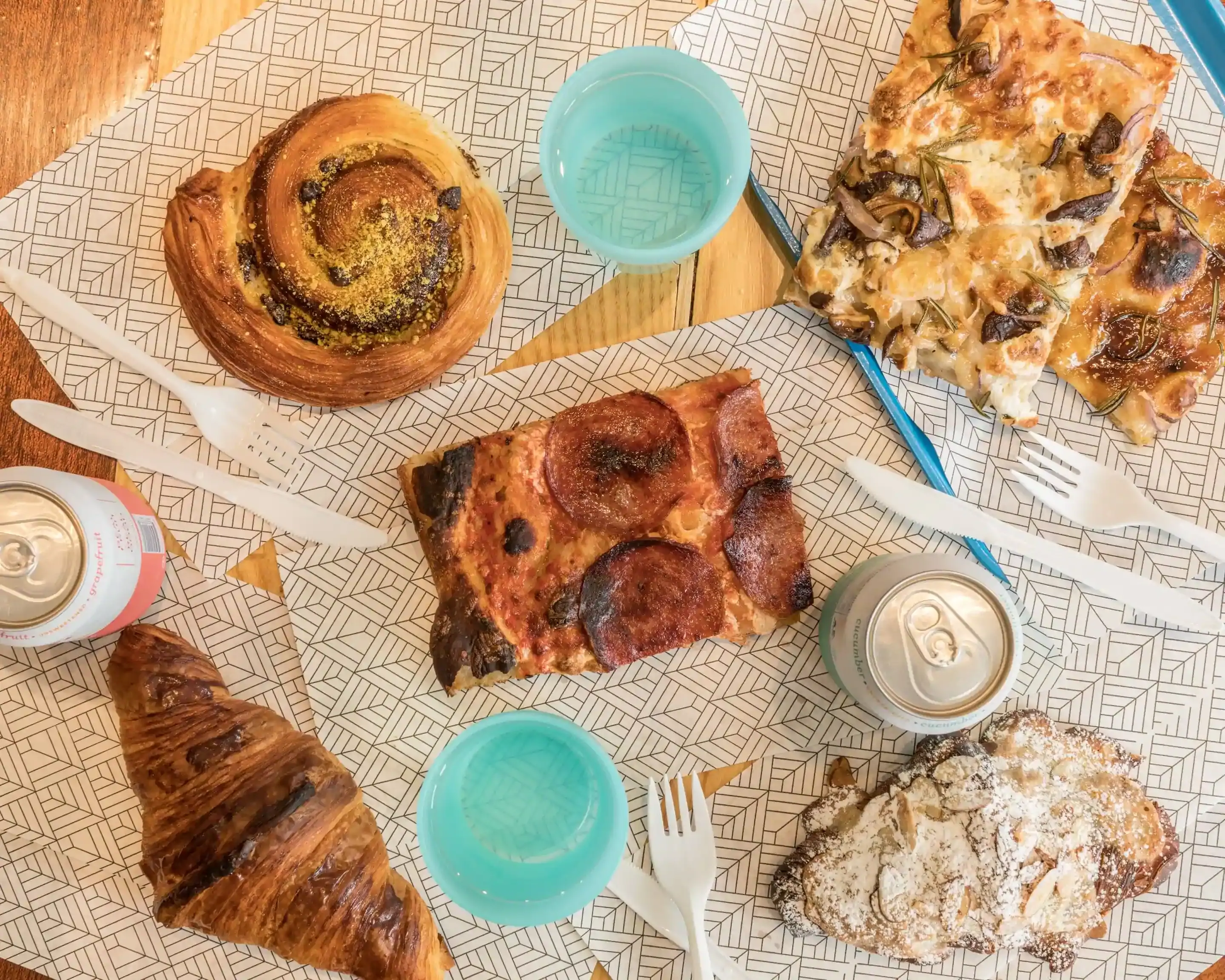 Order La Viennoise (Boulangerie Pâtisserie) Delivery【Menu & Prices ...