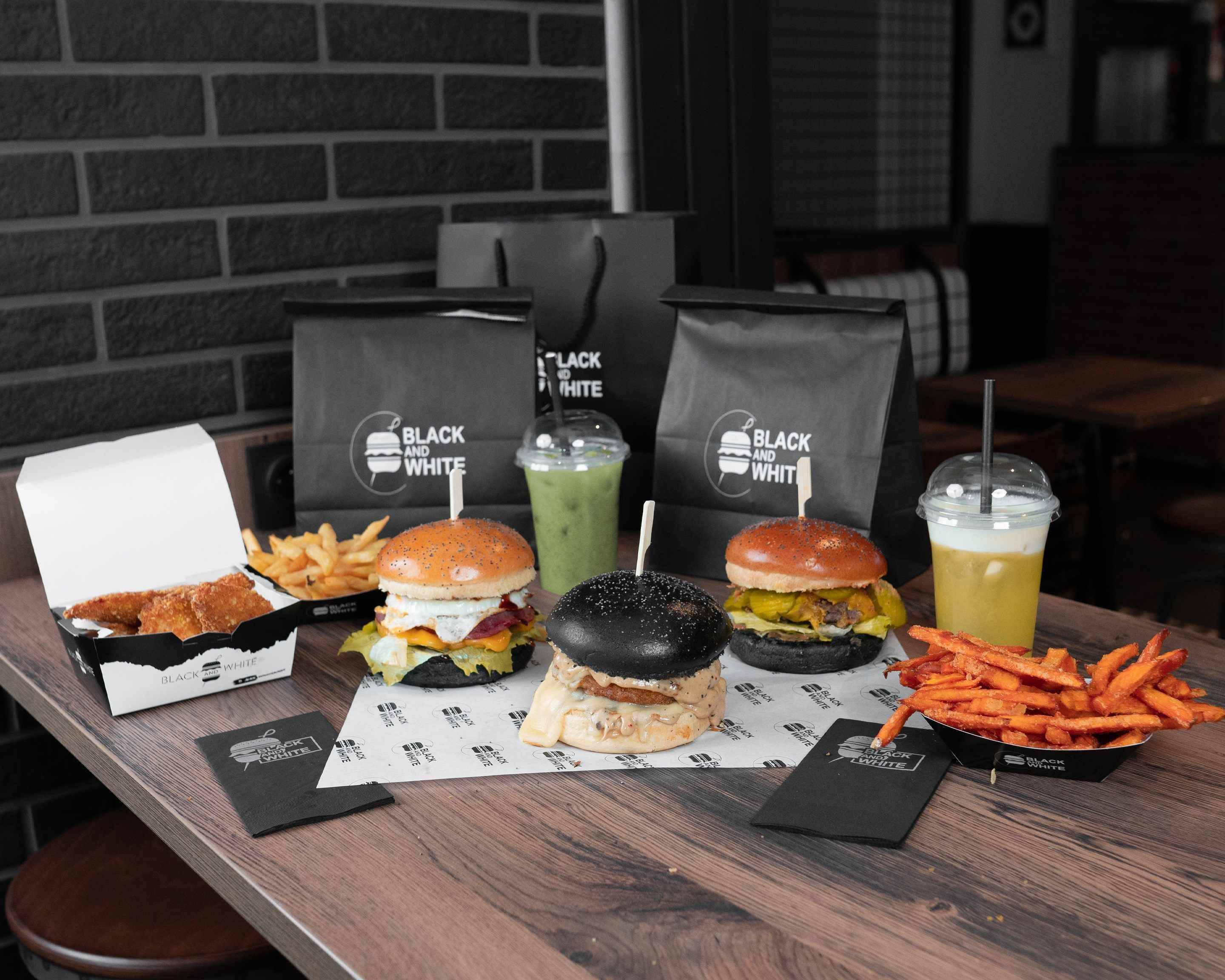 Livraison Black & White Burger - Orléans à Orléans - Menu et prix ...
