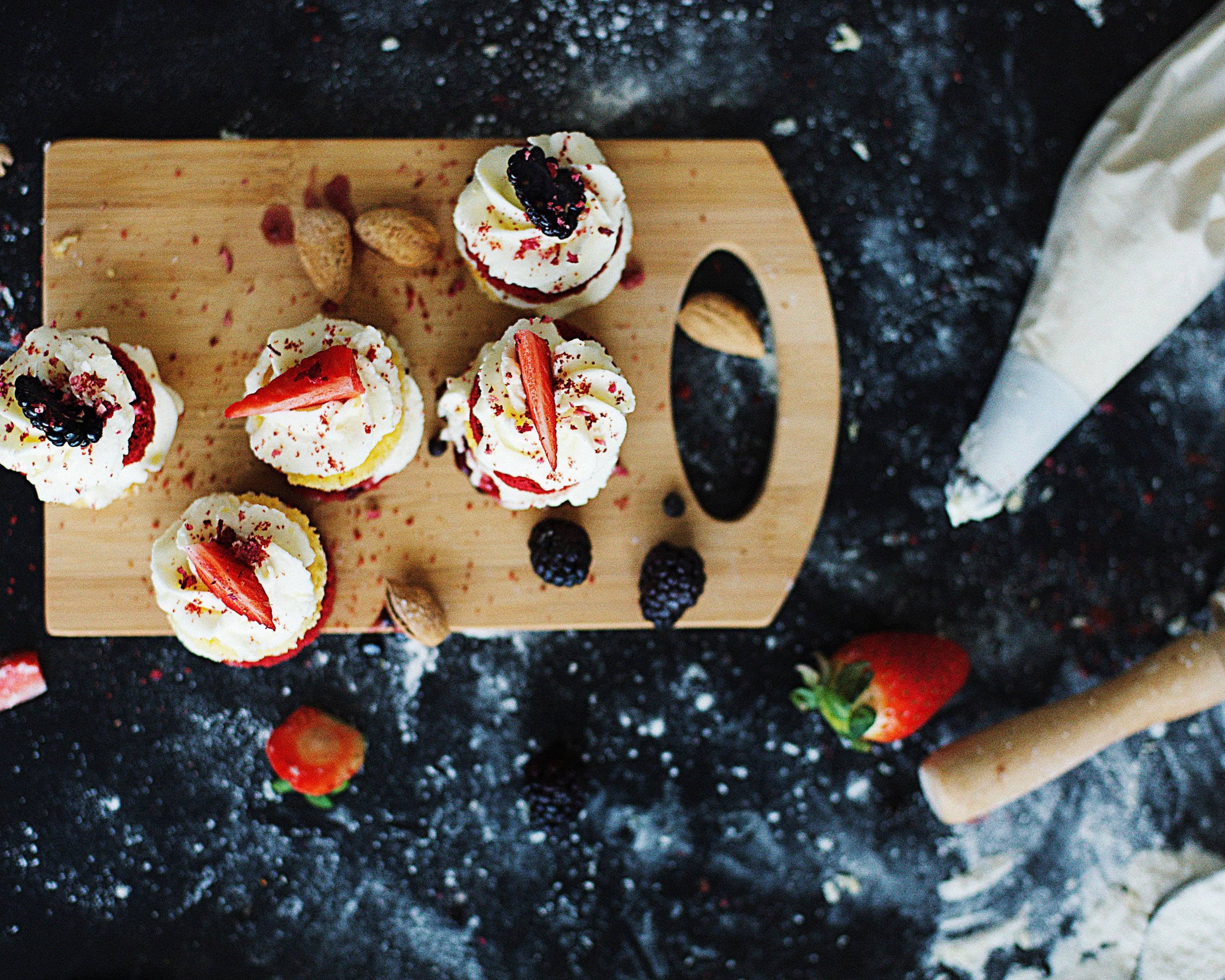 Order Divine Cakes Menu Delivery【Menu & Prices】| Colombo | Uber Eats