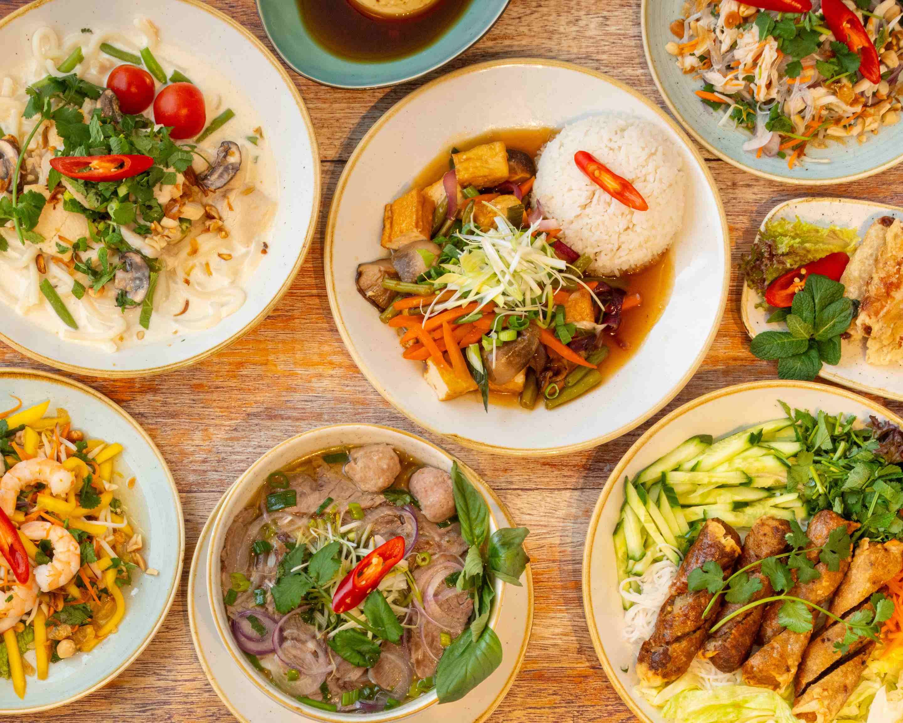 COMAI East - modern viet kitchen - Menü und Preise - Lieferservice in ...