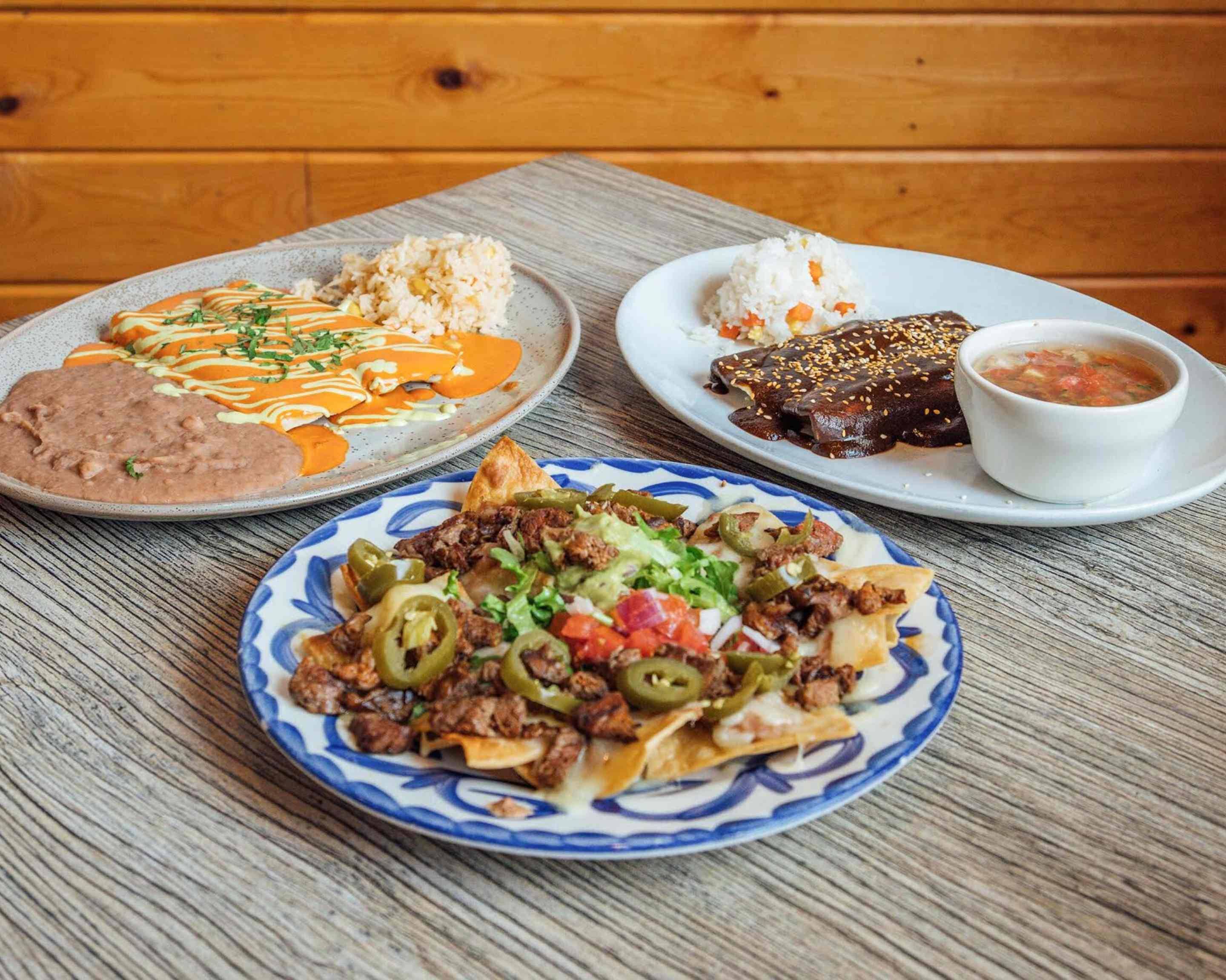 El Chile Cafe y Cantina (Manor) Menu Austin • Order El Chile Cafe y ...