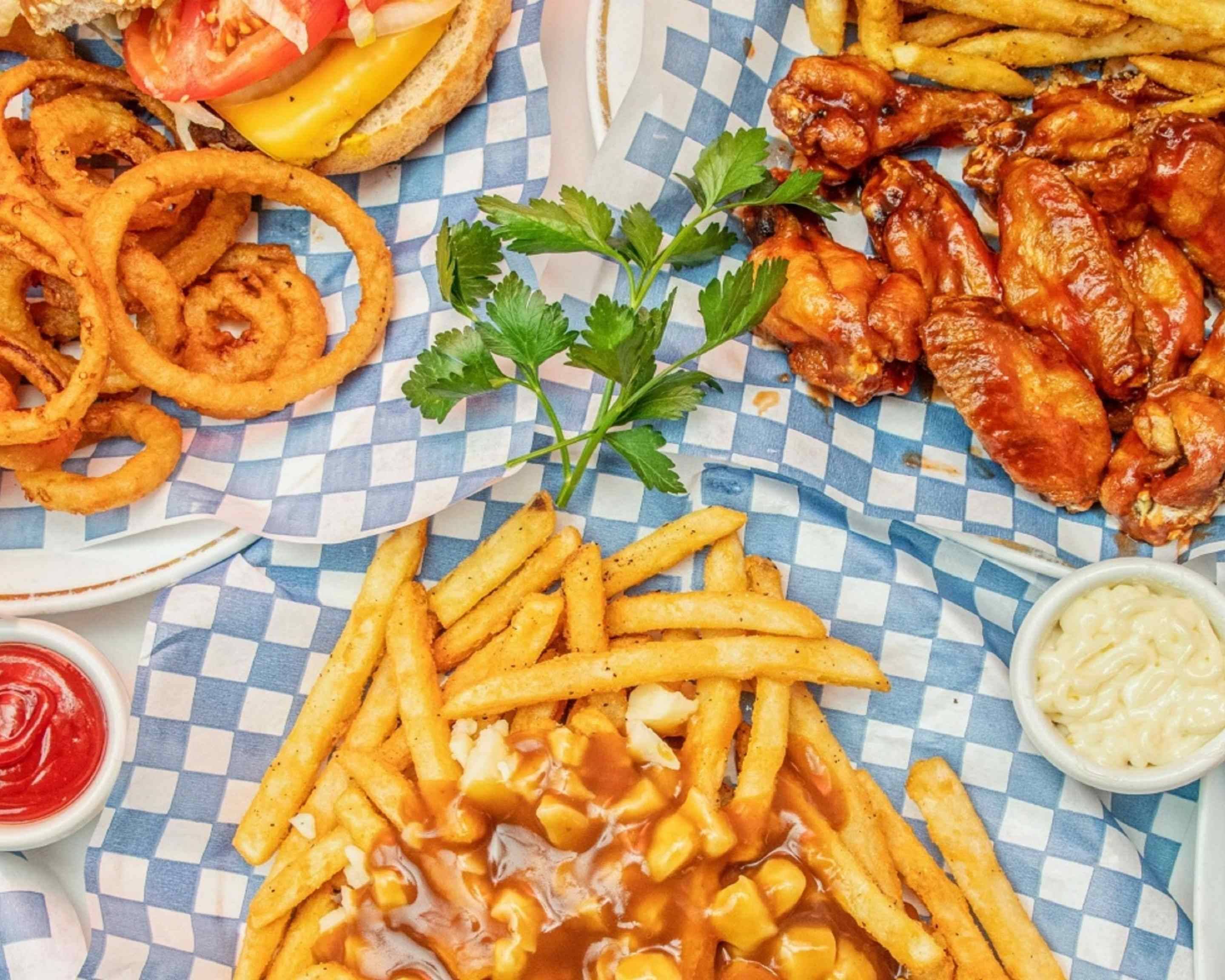 Commander d'un Round Table Tavern【Menu et prix】| Toronto | Uber Eats