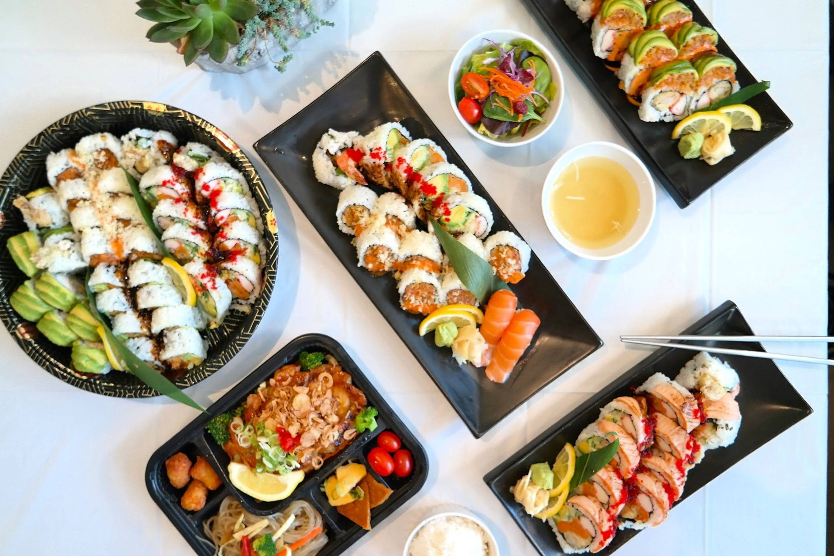 Rollstar sushi store