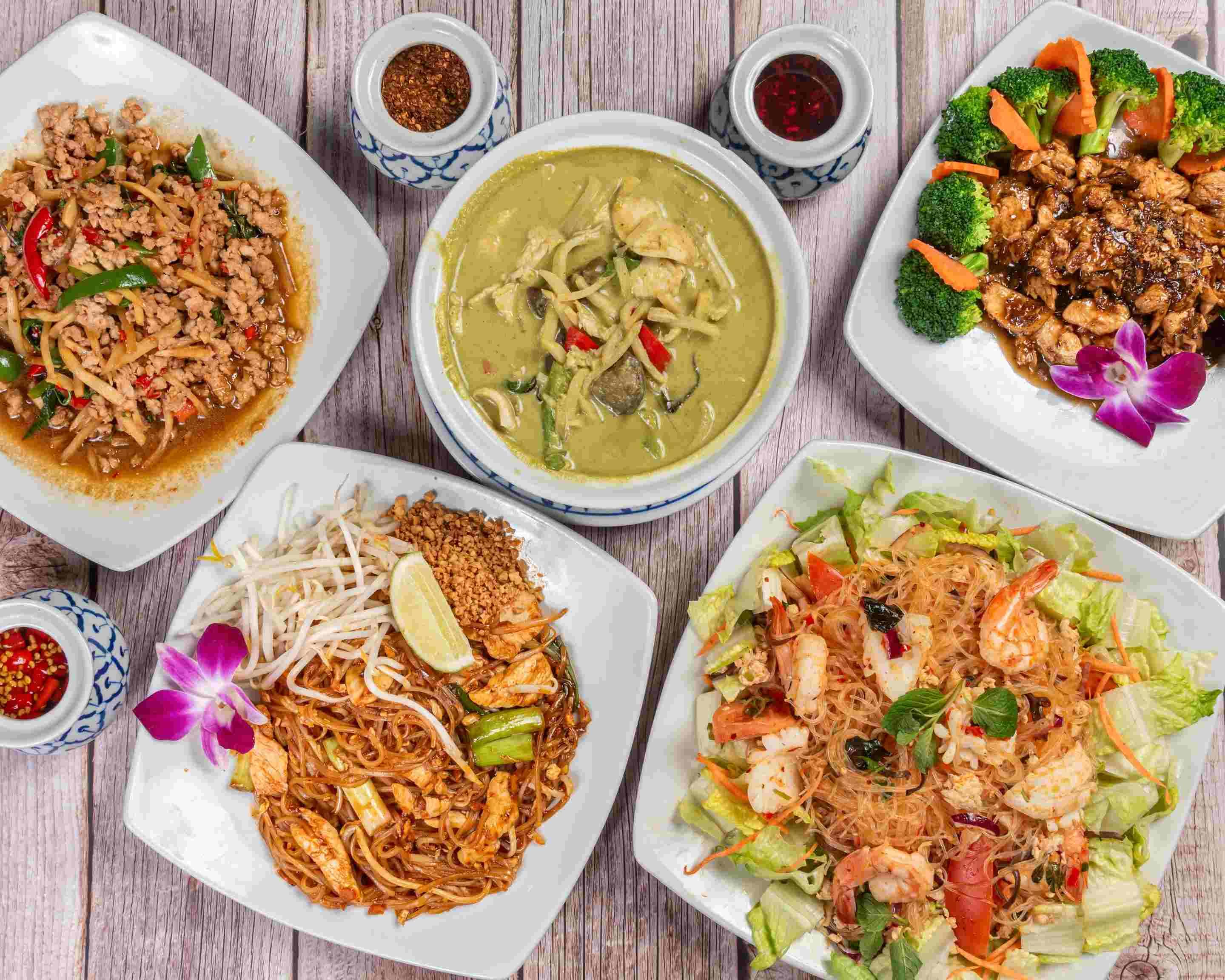 Ruen Thai Restaurant (Roseville) Menu Roseville • Order Ruen Thai ...