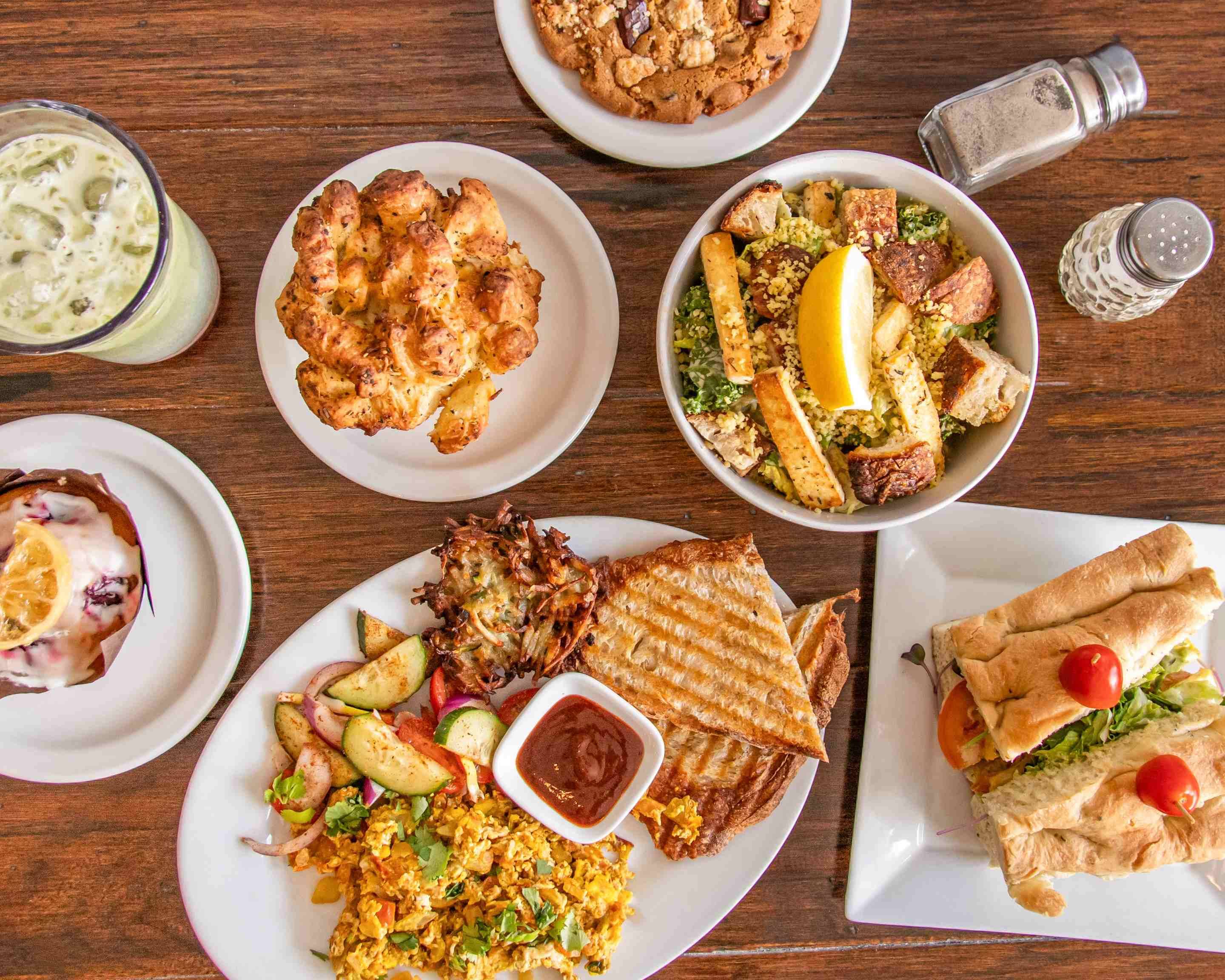 Commander d'un The Roxy Cafe【Menu et prix】| Kelowna | Uber Eats