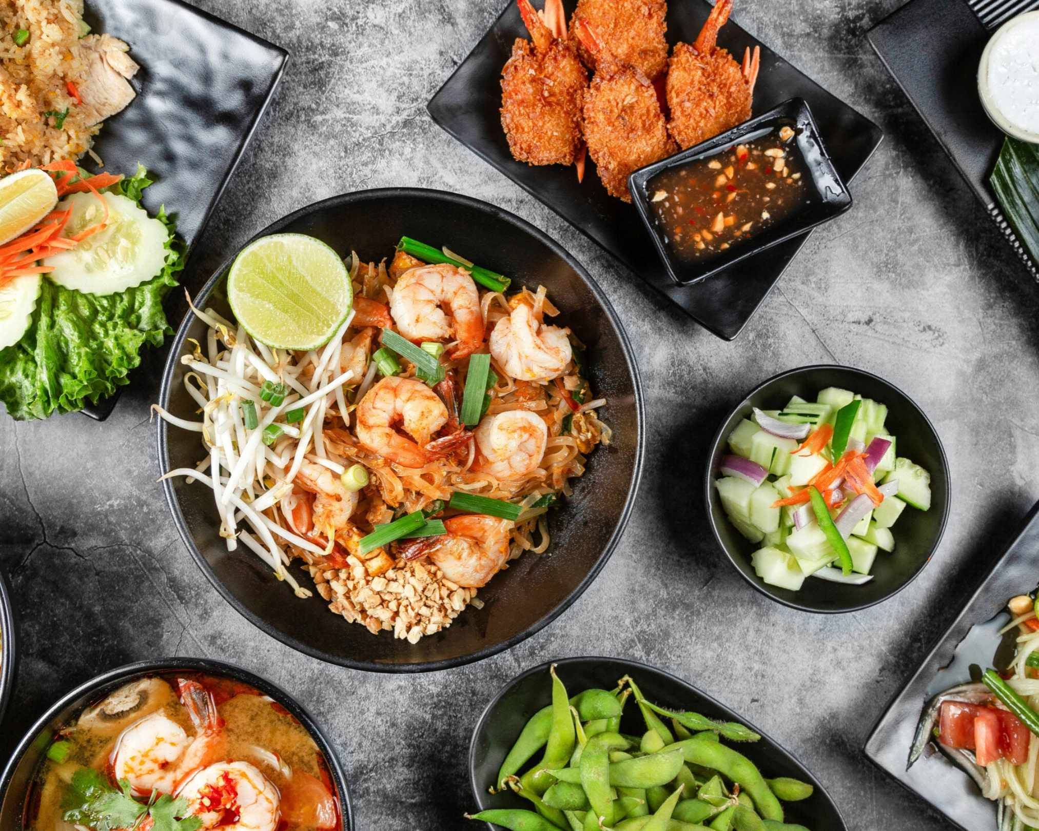 Banana Blossom - Thai Halal Food (4131-4133 N Rockwell St) Menu Chicago ...