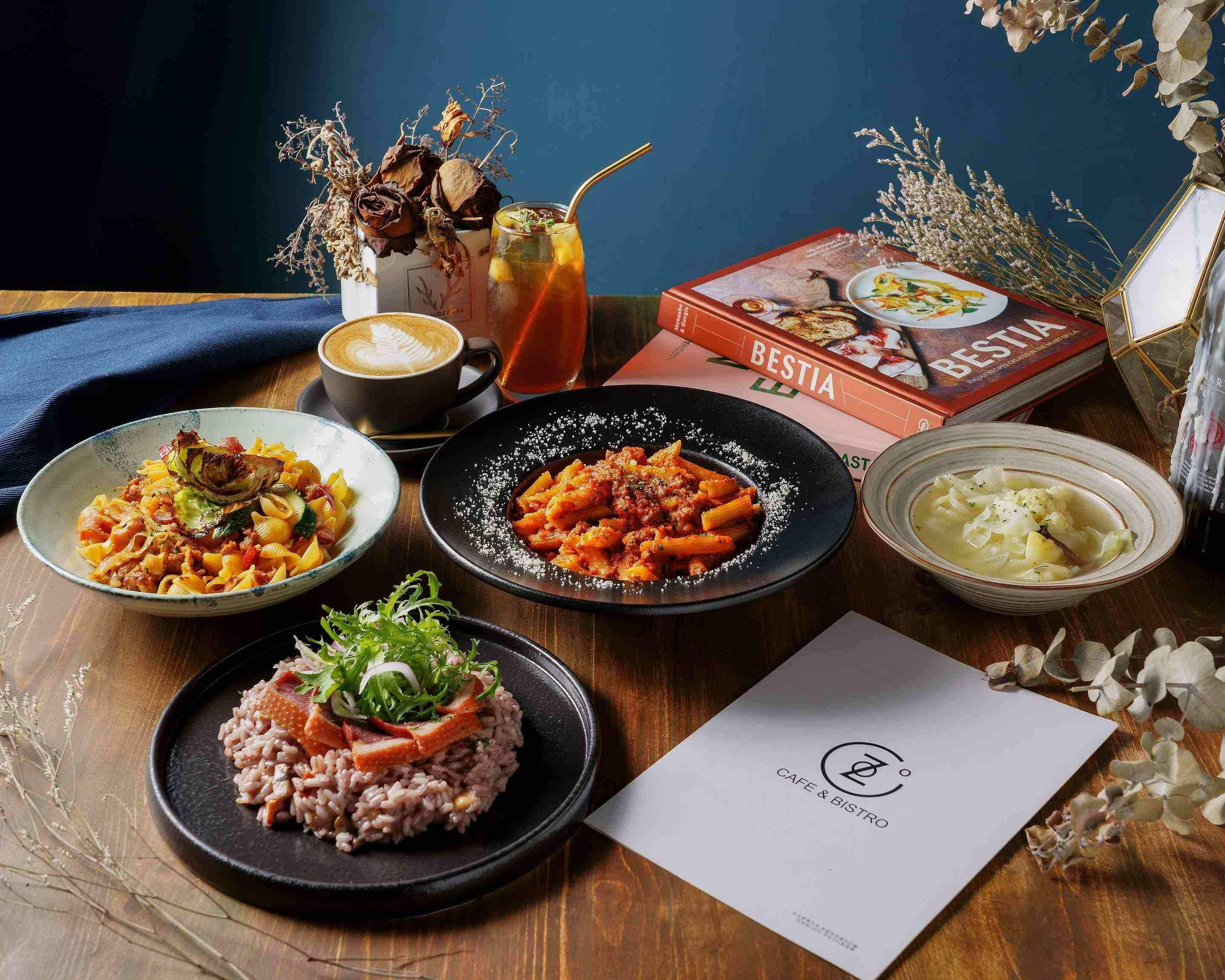 OZ Cafe & Bistro菜單與外送 | 台北 | 菜單與價格 | Uber Eats