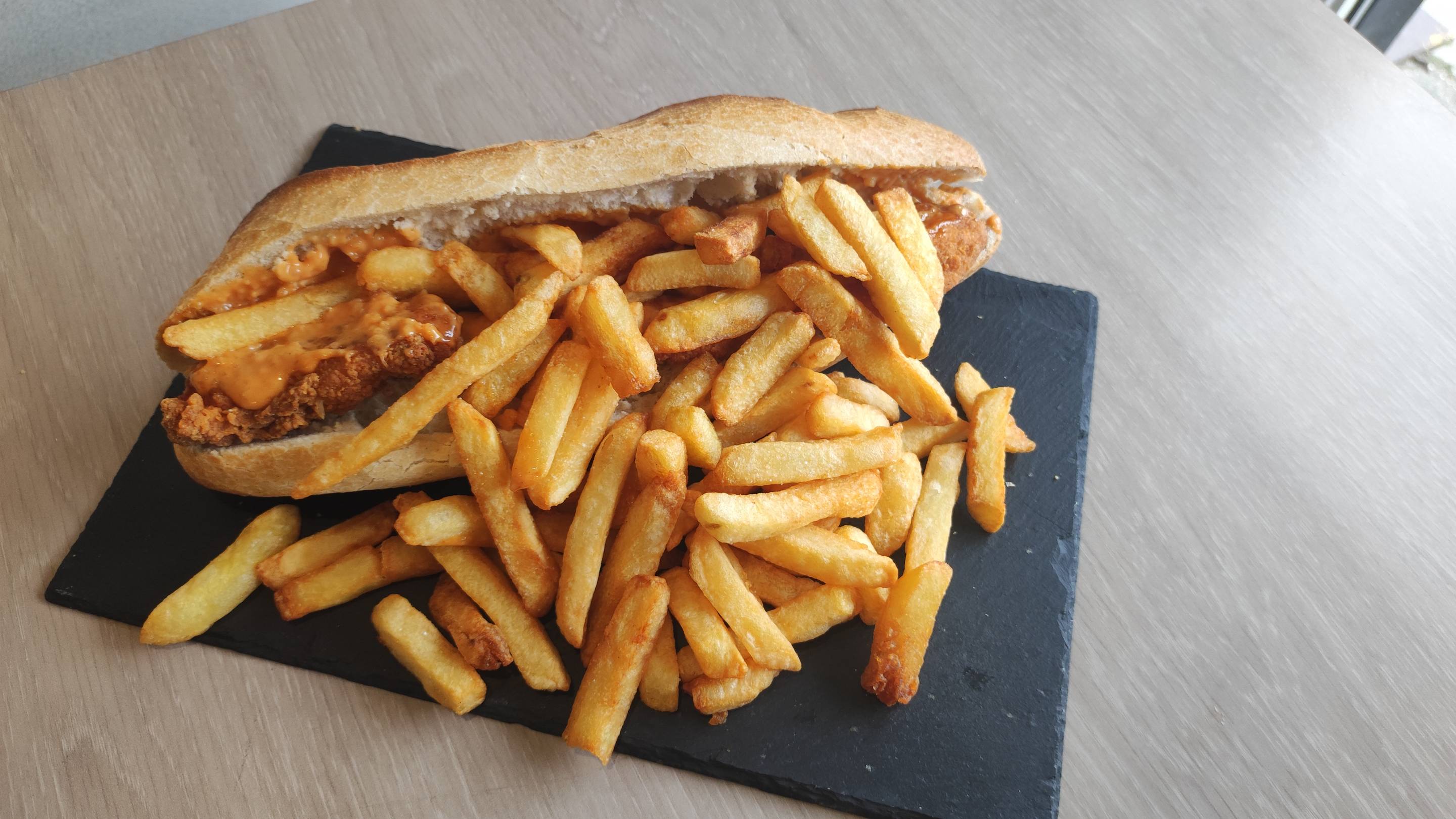 Friterie Yolo menu, offres et prix - Livraison à Lezennes - Uber Eats