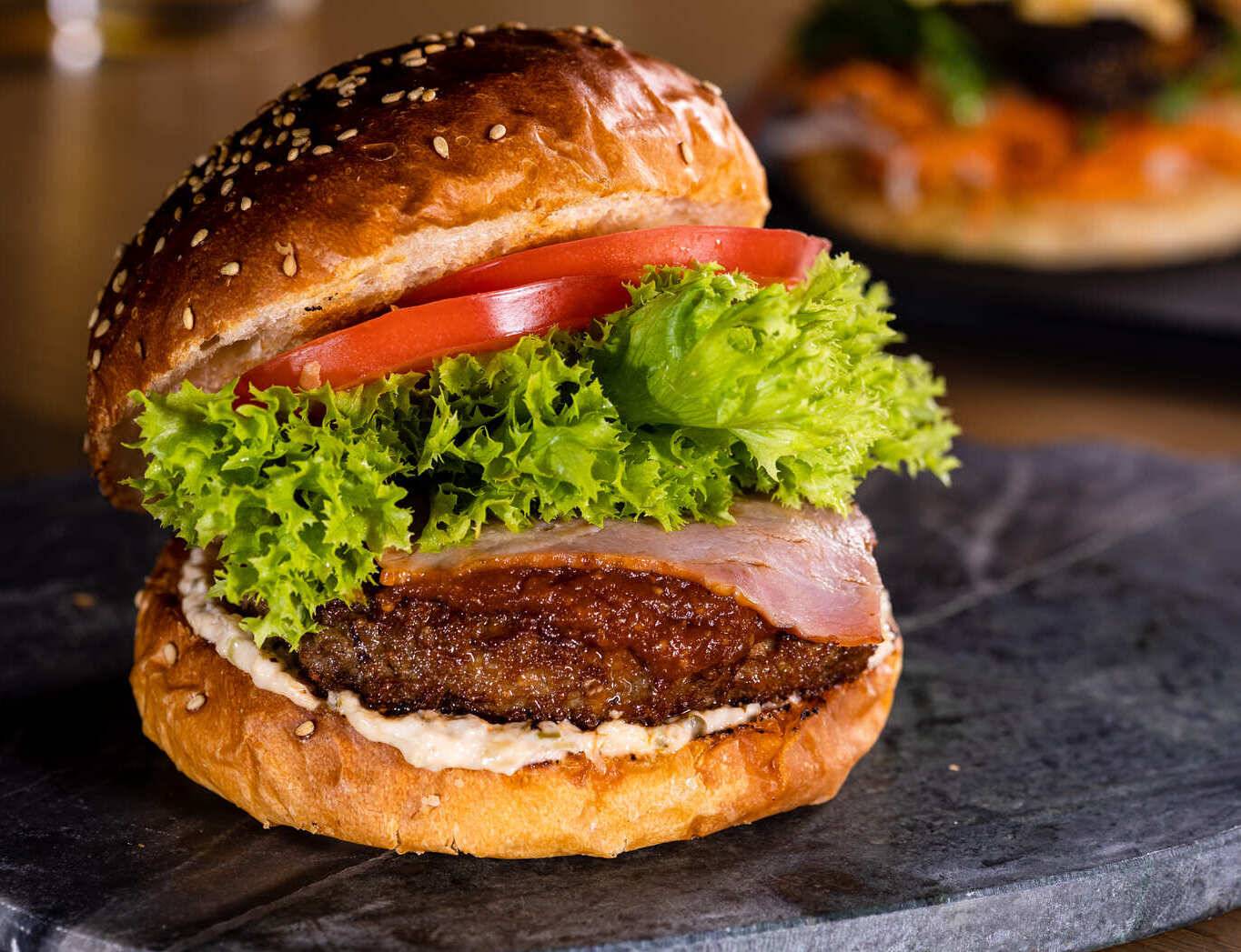 THE CHIBURGER by MOKUのデリバリー ・持ち帰り| メニューを見る |東京 で 配達| ウーバーイーツ