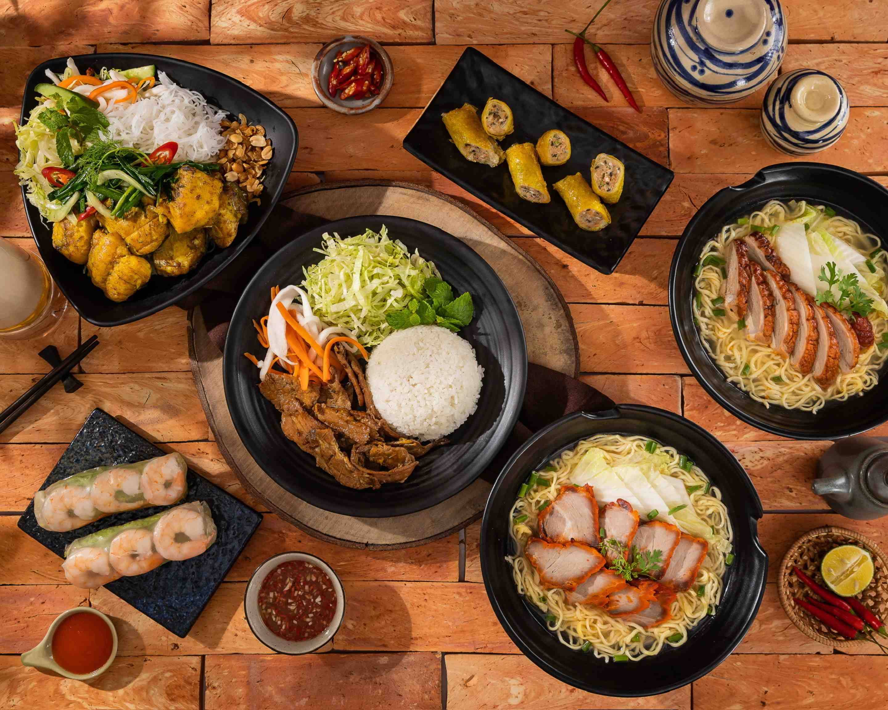 Viet Corner - Balham Menu & Prices - London Delivery - Order with Uber Eats