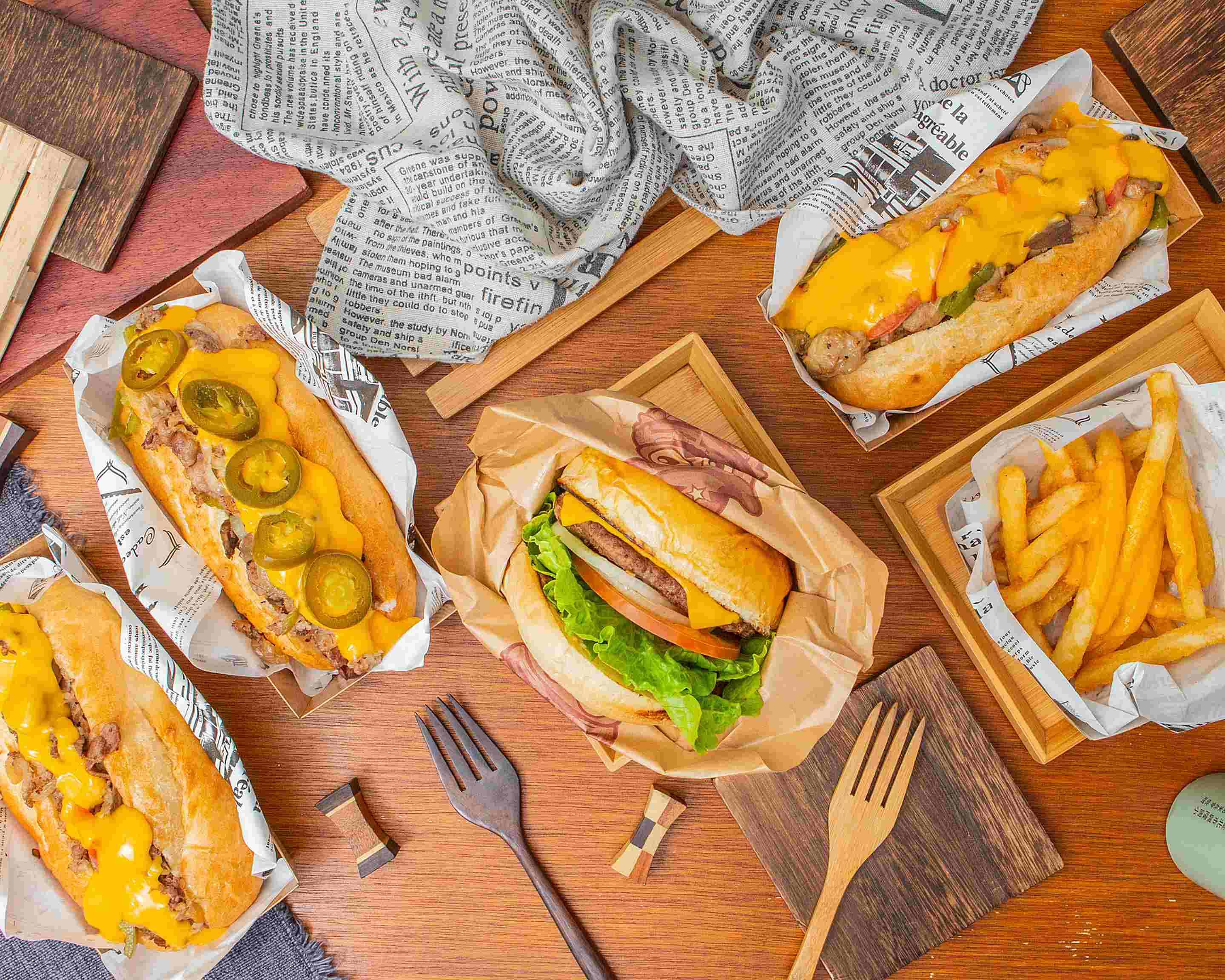 台北牛仔先生費城潛艇堡 Mr. Cowboy Philly Cheesesteak的餐點外送 | 價目表和價格 | Uber Eats