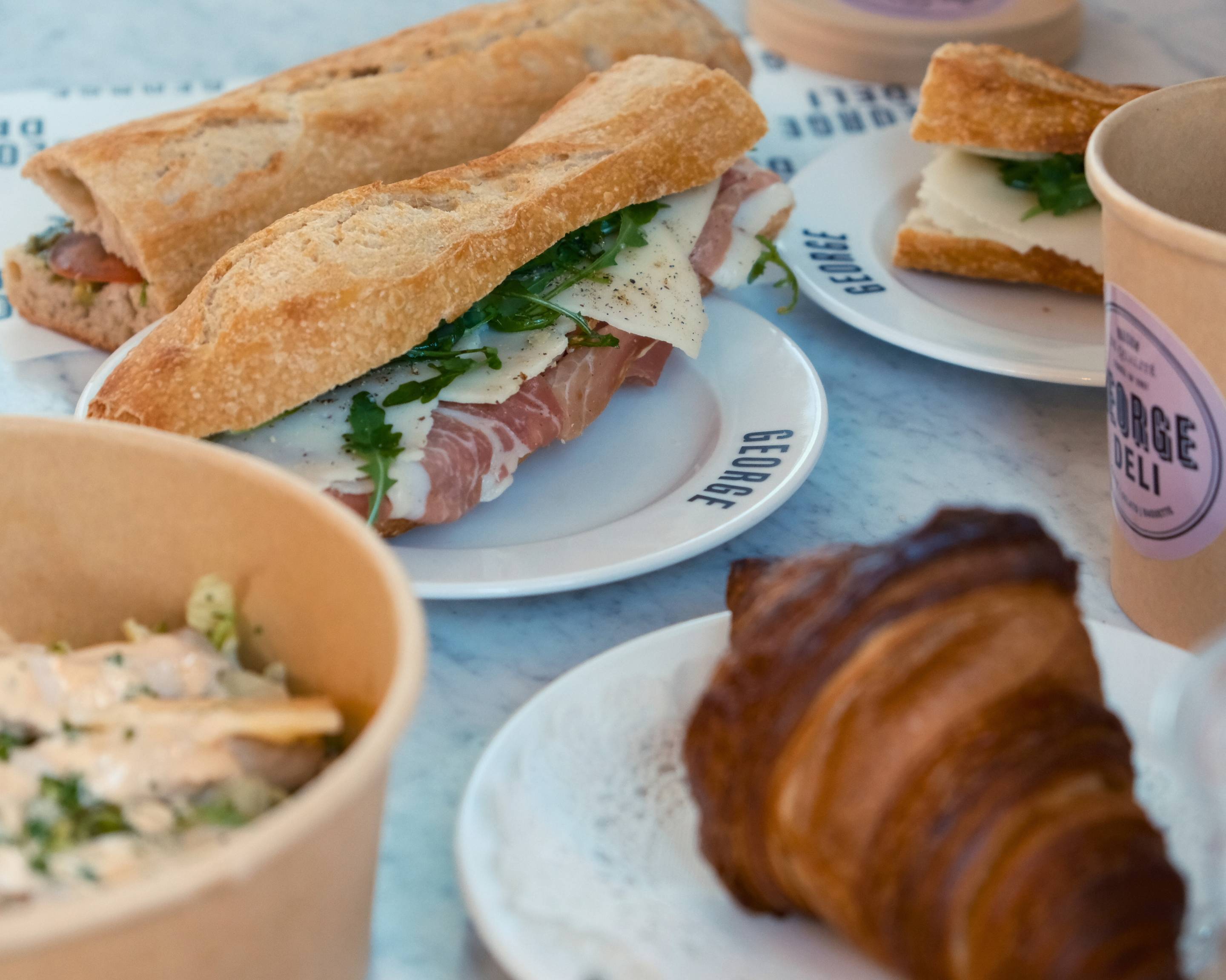 Bestellen bij George Deli in Amsterdam | Menu en prijzen | Uber Eats