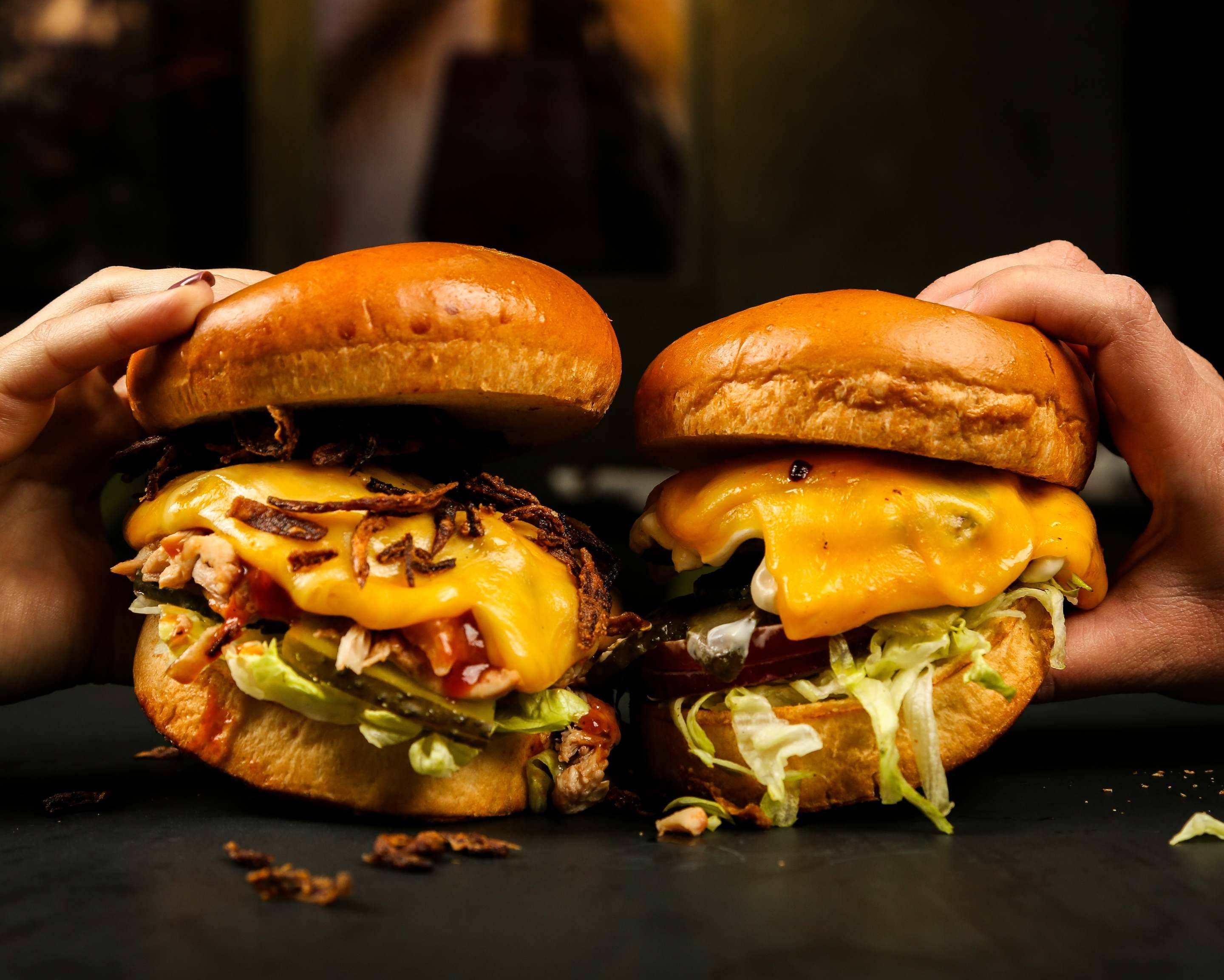 Dostawa z restauracji Oklahoma Burgers | Warszawa | Uber Eats