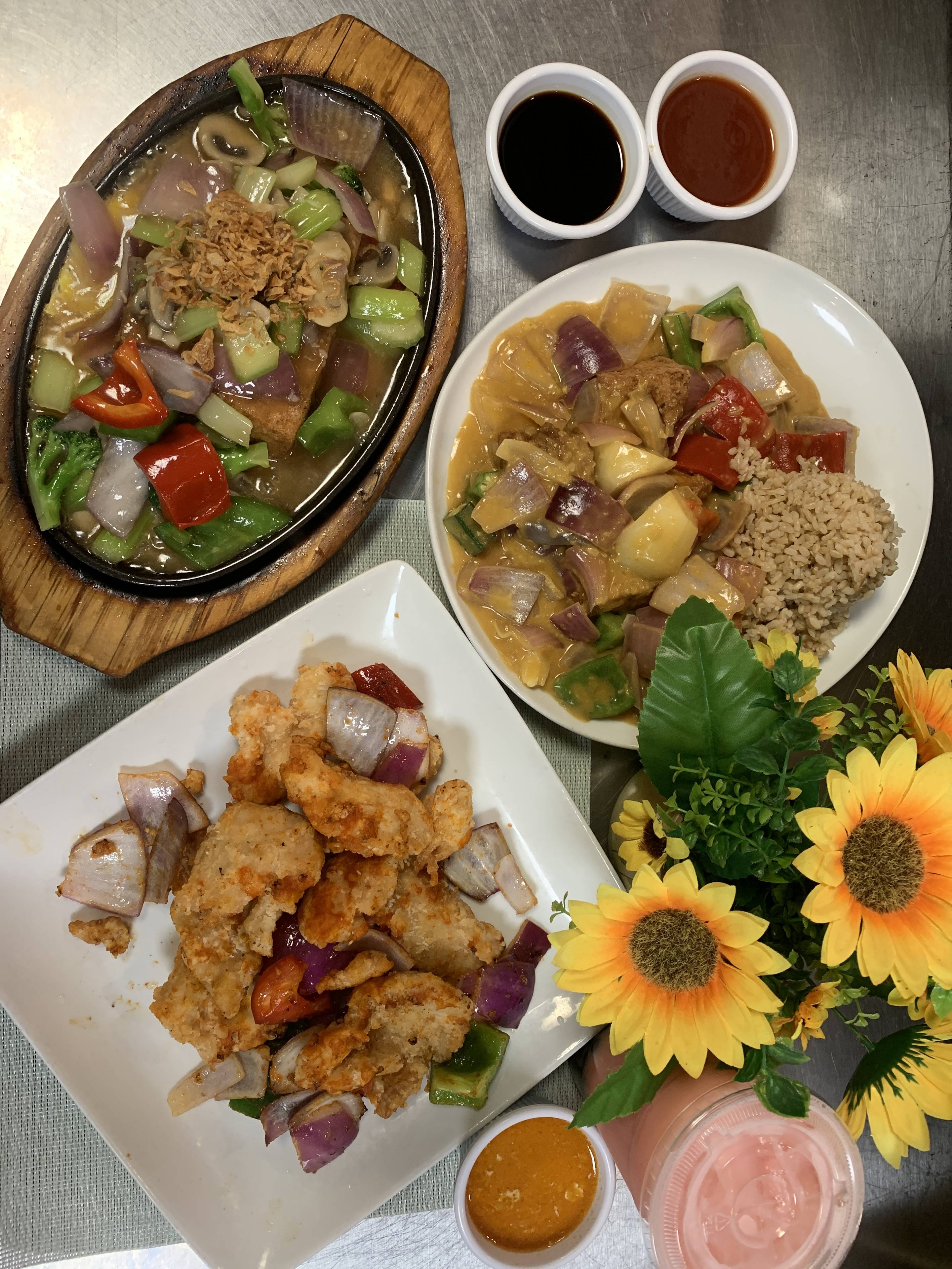 Order The Green Papaya Menu Delivery in River Edge | Menu & Prices ...