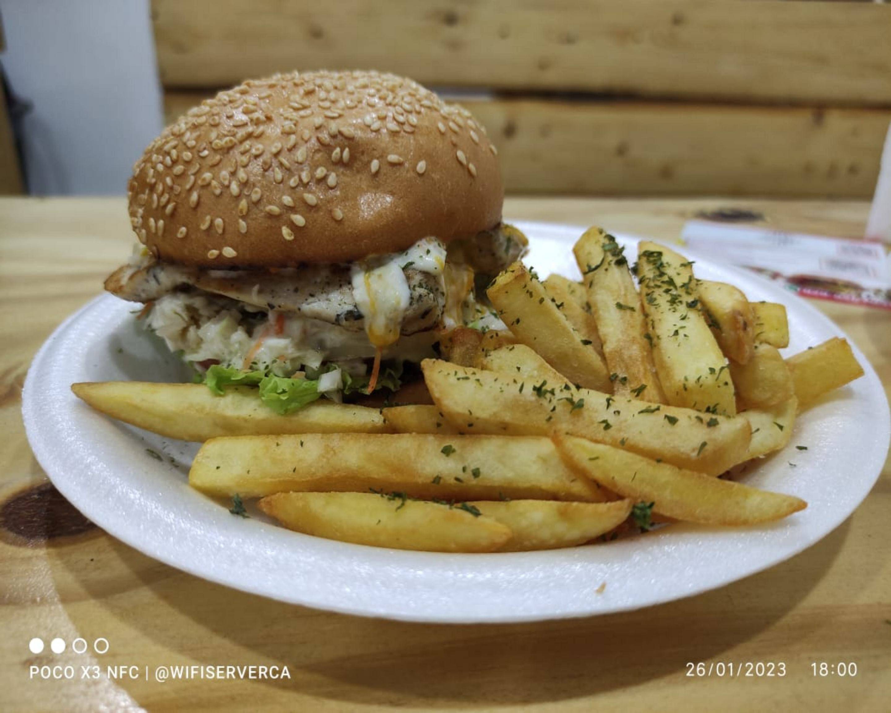 PECAS BURGER "EL MEJOR SAZON VENEZOLANO" a domicilio en Santo Domingo ...