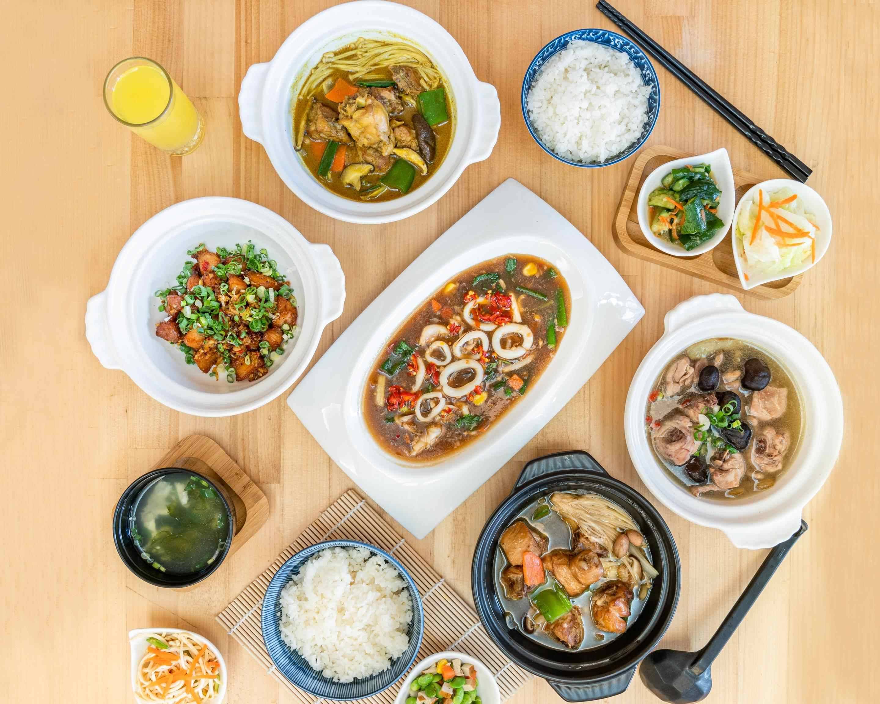 桃園黃燜雞米飯的餐點外送 | 價目表和價格 | Uber Eats
