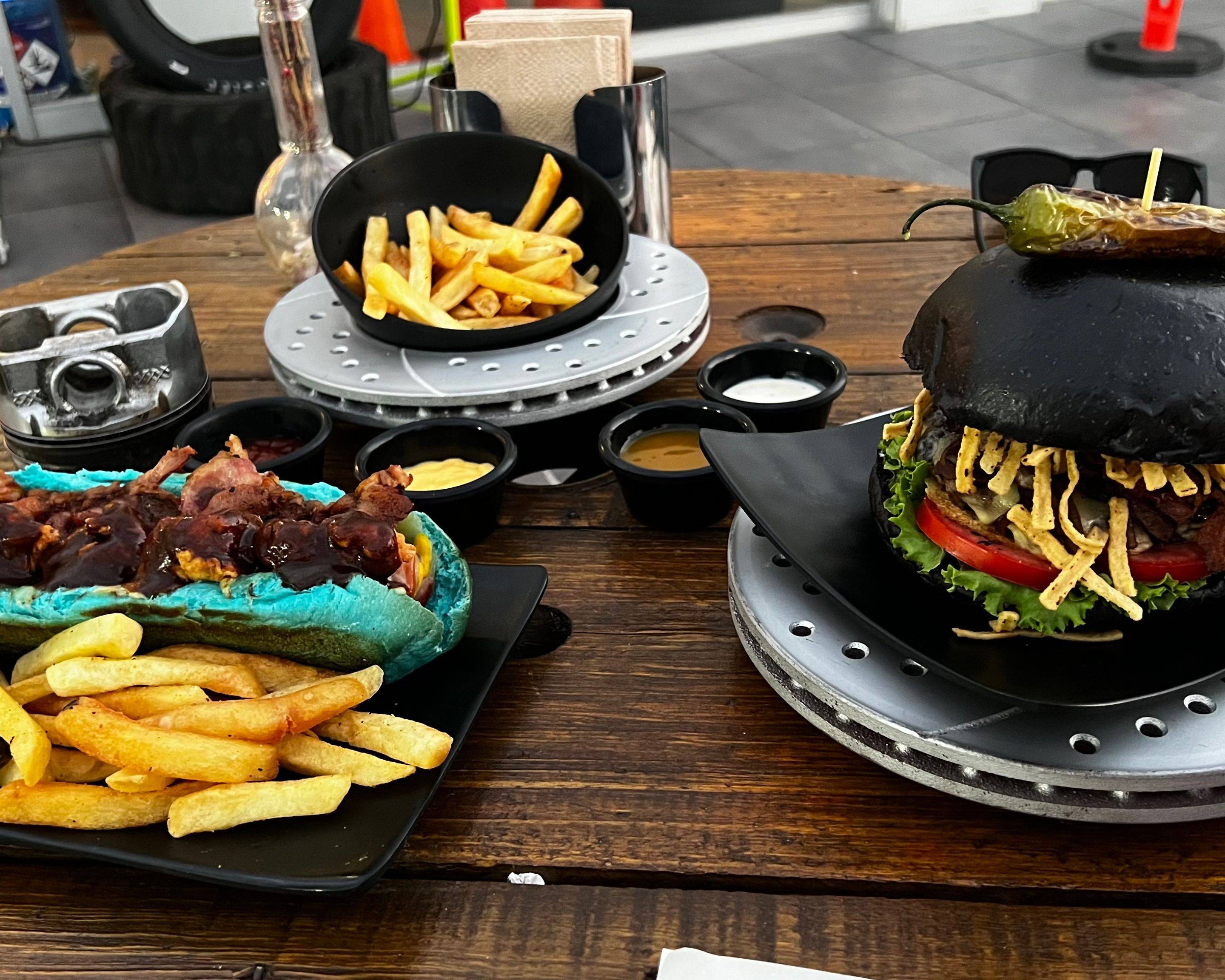 MAMBA BURGERS a Domicilio en Santiago de Querétaro | Menú & Precios ...