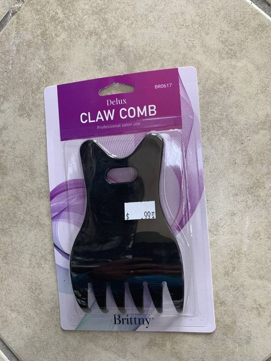 Brittny Delux Claw Comb Br0617 (1 ct) | Delivery Near You | Uber Eats