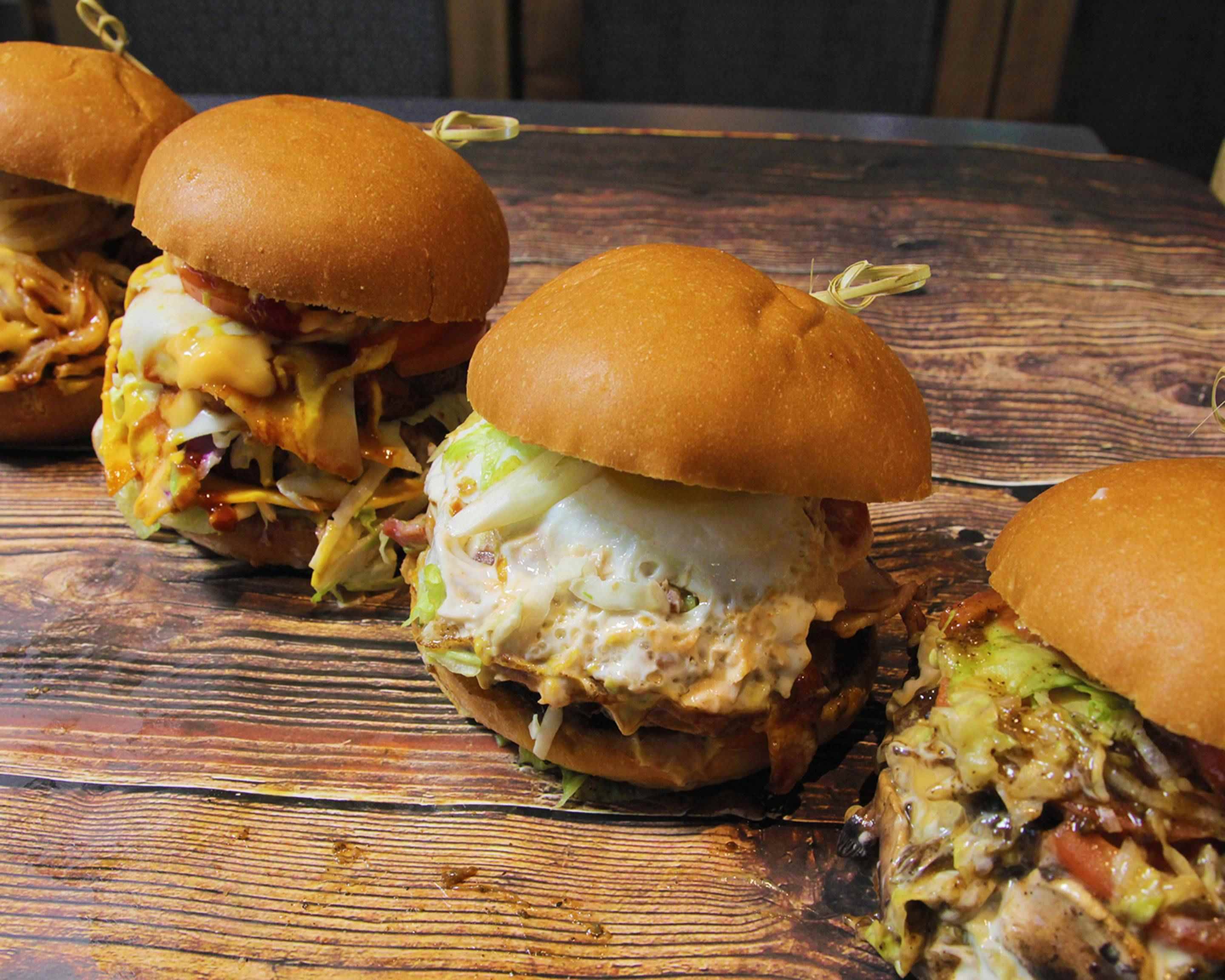 Order Meat Headz Burgers and Poutinerie (Wynford Drive) Menu Delivery ...