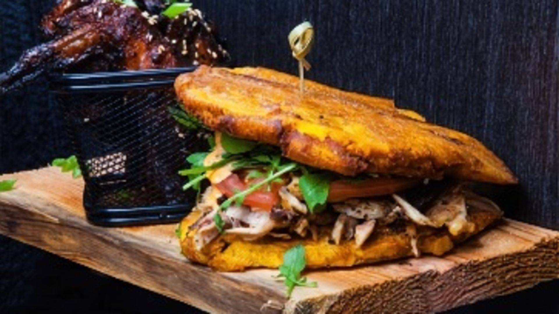 Order Traiteur et Bistro Deelicious Restaurant Delivery【Menu & Prices ...