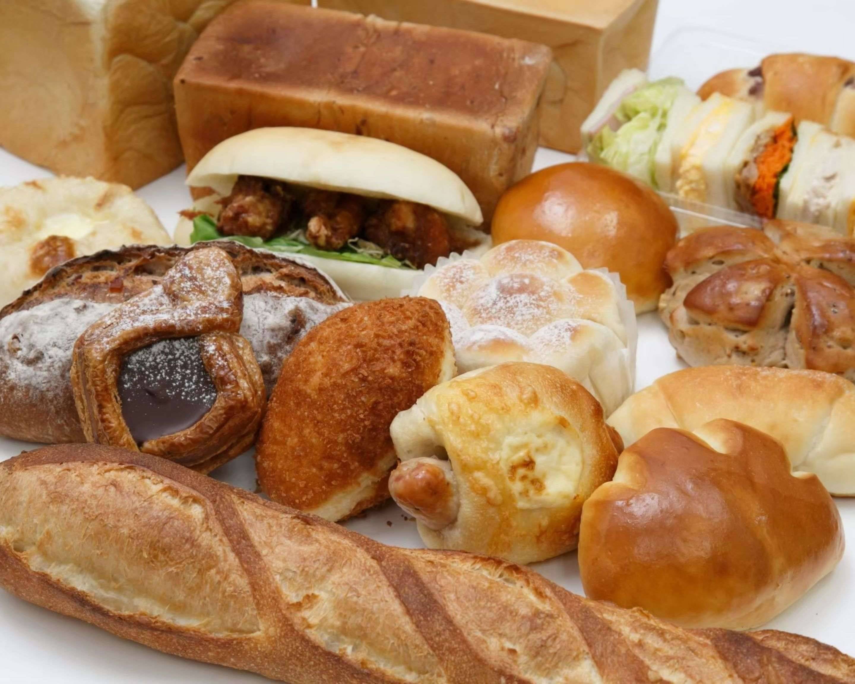 石窯パン工房グランクレール 六ツ美店 Stone oven bread workshop Grand Cliar Mutsumi storeの ...