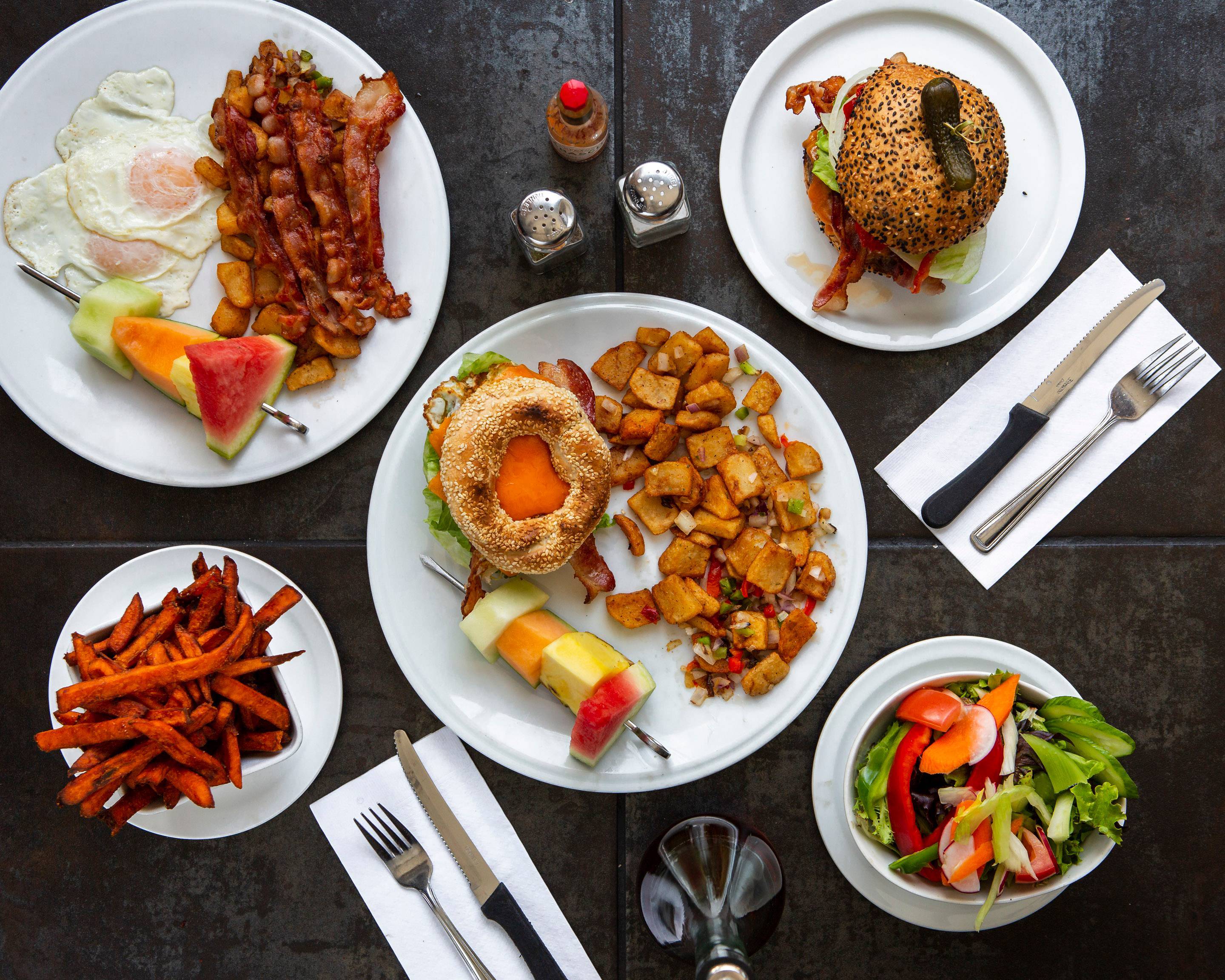 Order B&M (Saint-Viateur) Menu Delivery in Montreal | Menu & Prices ...