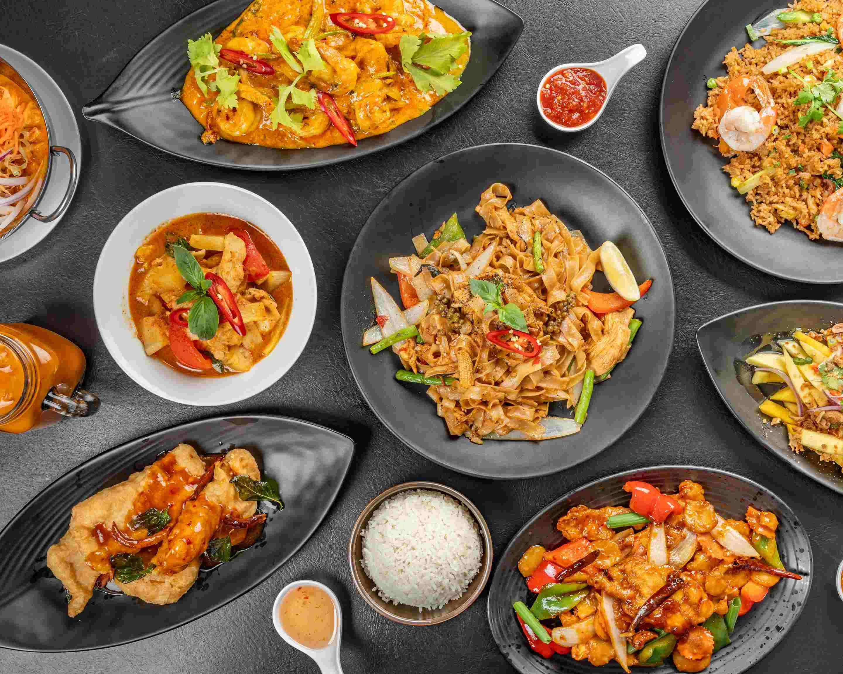 Order Mee Kiin Thai Kitchen Menu Delivery in Bradford West Gwillimbury ...
