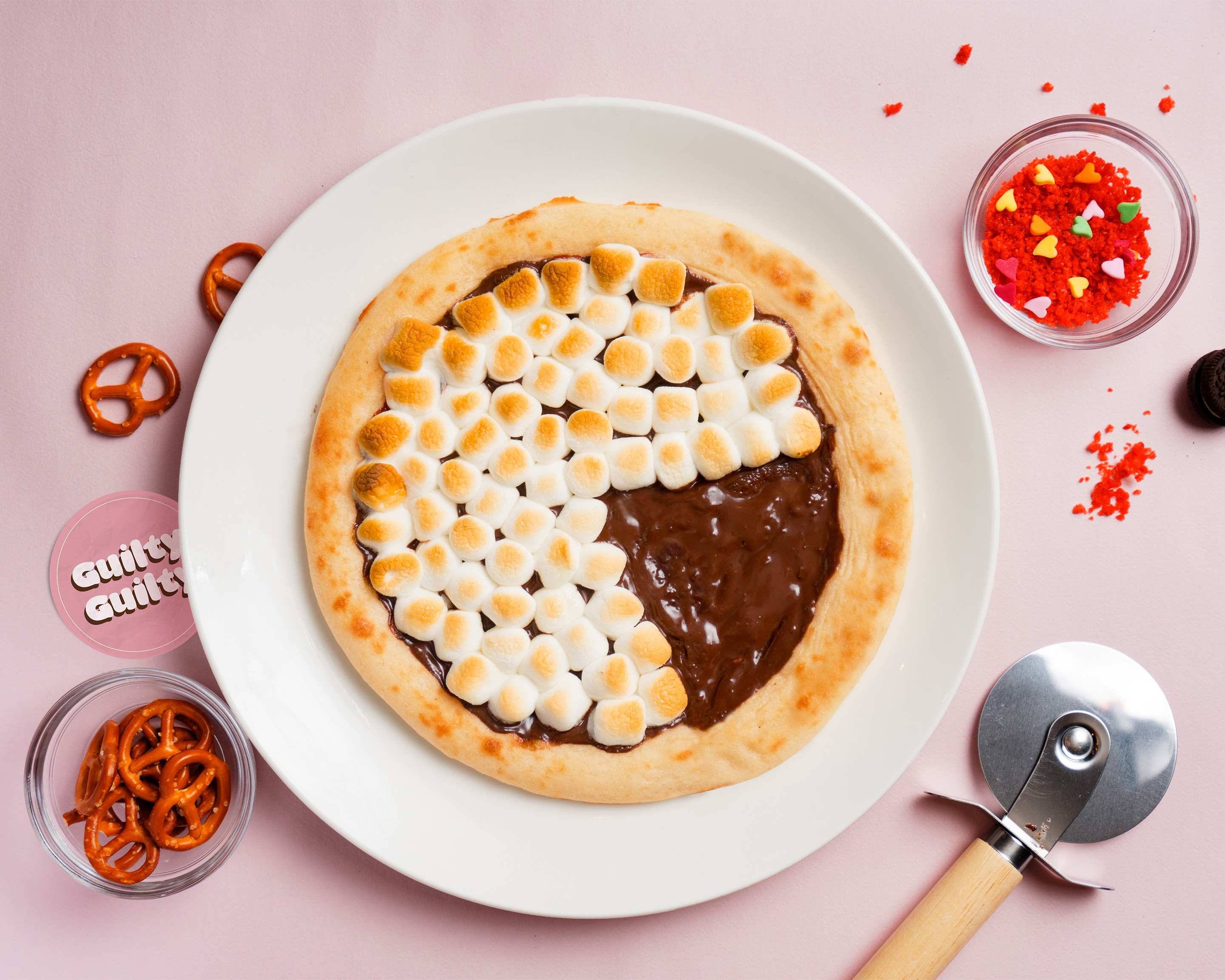 スイーツ ピザ♪ ギルティ ギルティ / Smore Pizza Guilty Guilty 渋沢駅北店の出前・宅配・テイクアウトメニュー ...