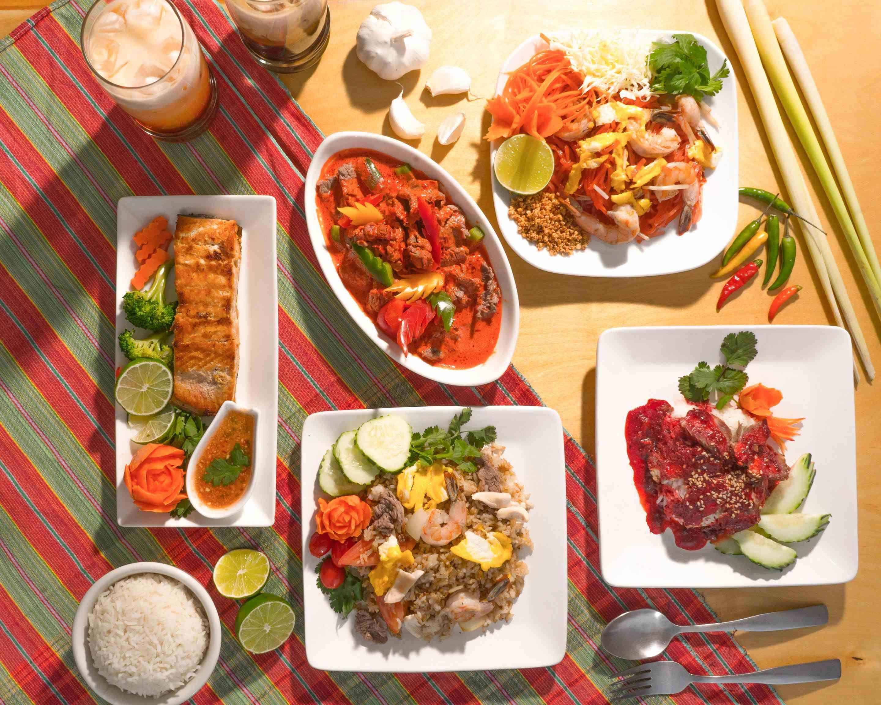 Bamee Bistro (St-Laurent) delivery in Lausanne | Takeout menu | Uber Eats