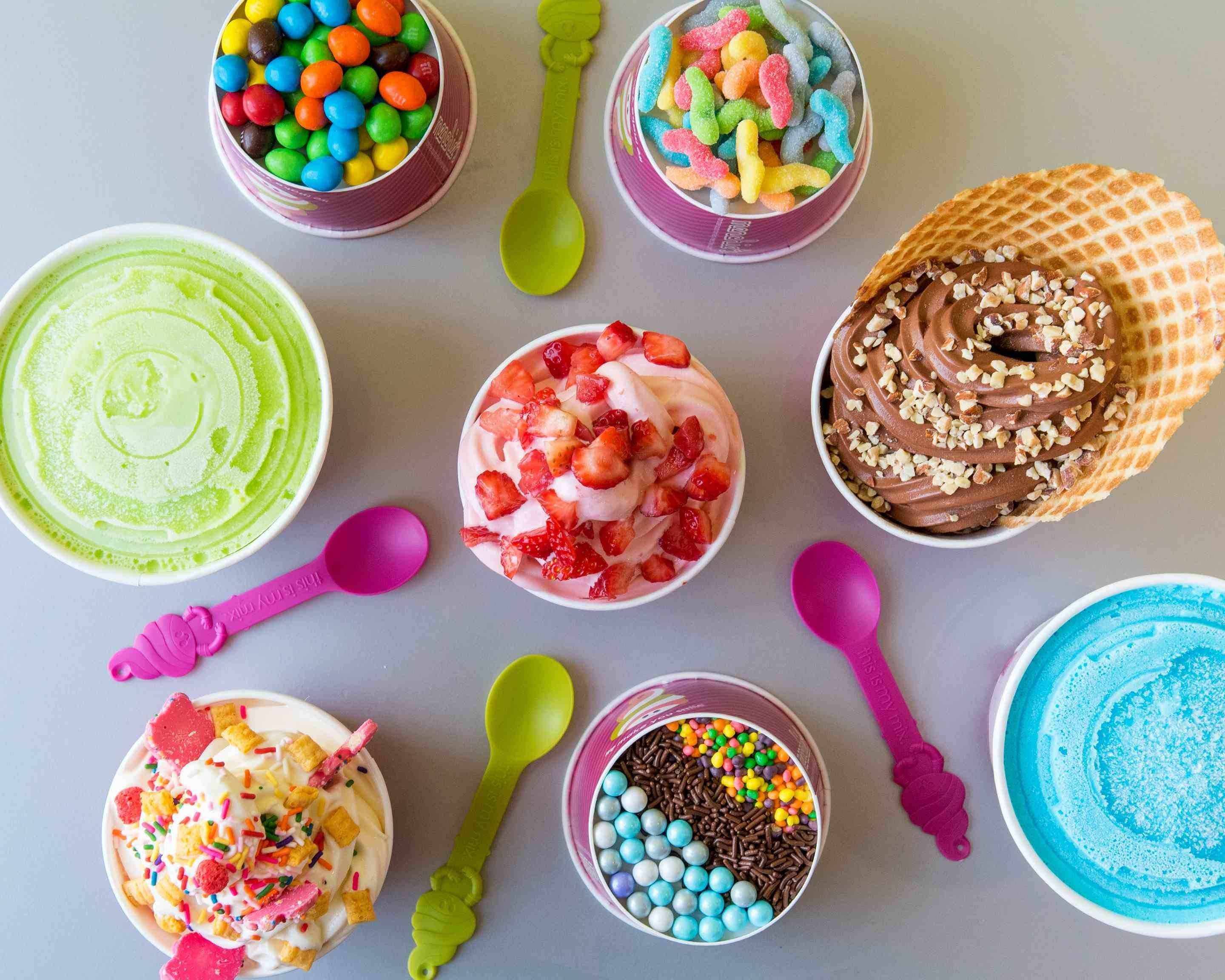Order Sweet Cakes by Menchie's (329 24th St) Menu Delivery【Menu ...
