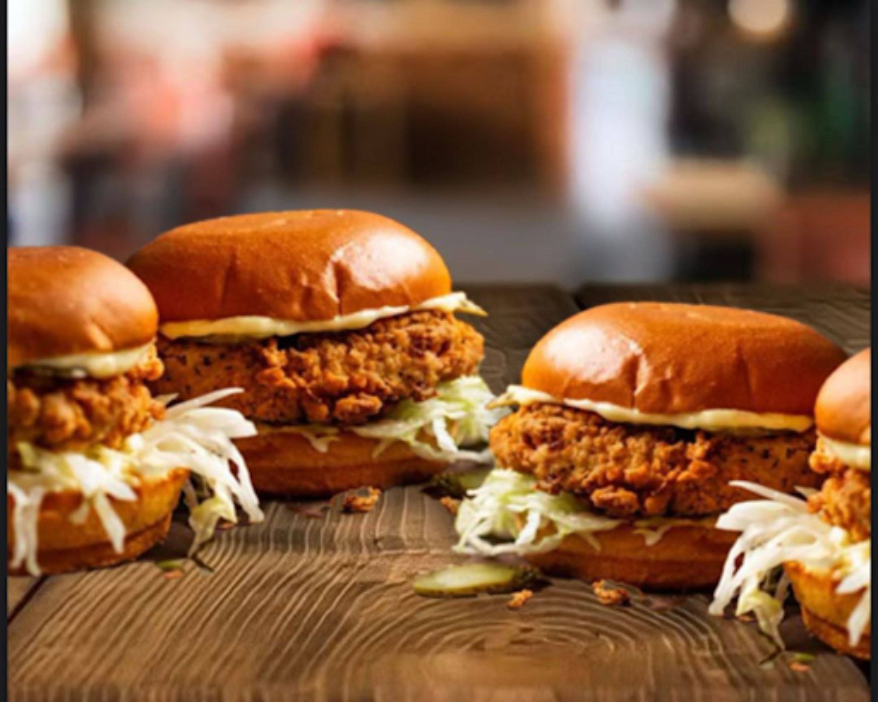 Order Croq’Poulet (3592 Rue Bélair) Delivery【Menu & Prices】| Montreal ...