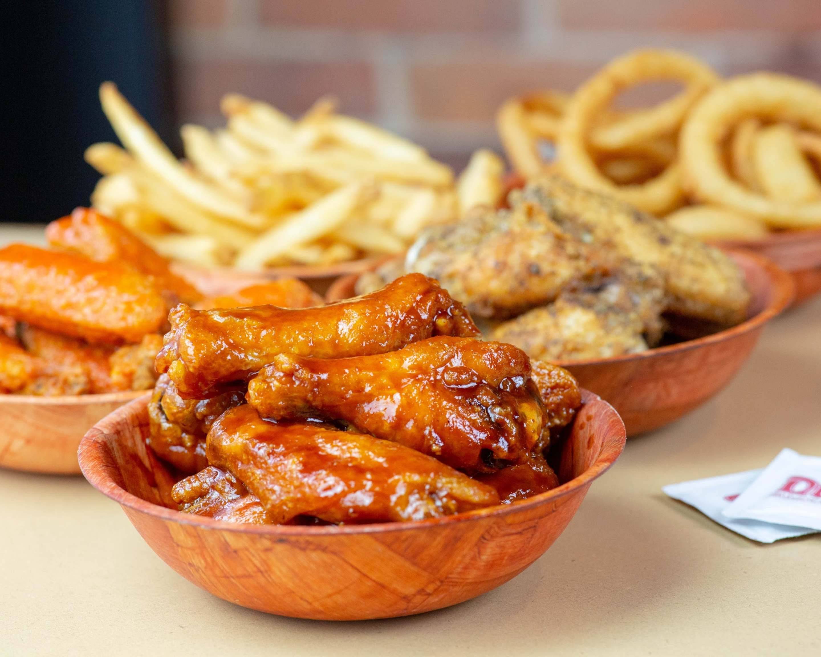 Order Duff's Famous Wings (Leaside) Restaurant Delivery【Menu & Prices ...
