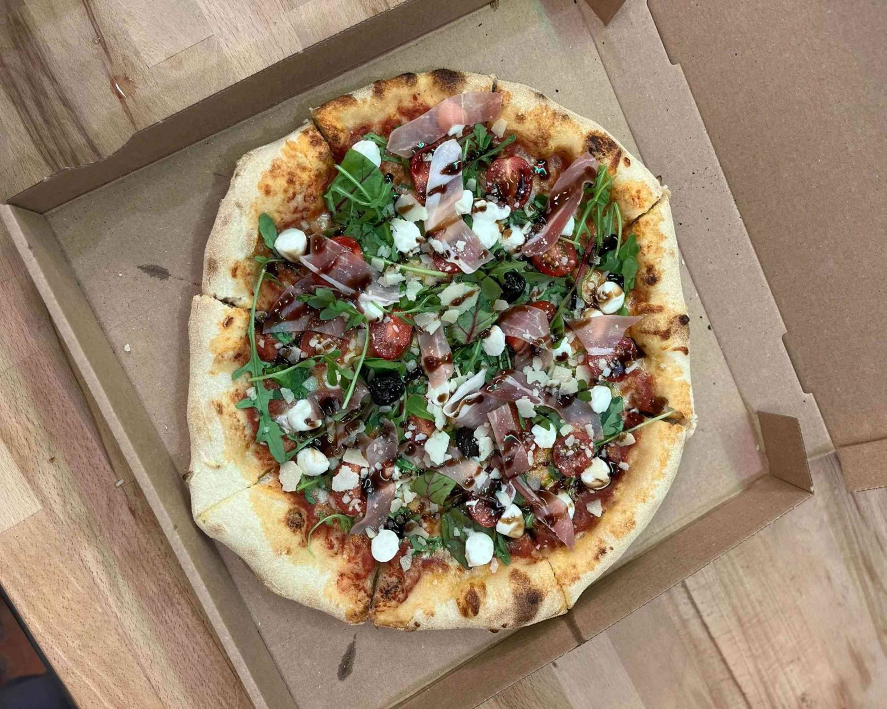 Livraison du menu AMIGOS PIZZA à Échirolles - 【Menu et prix】 | Uber Eats