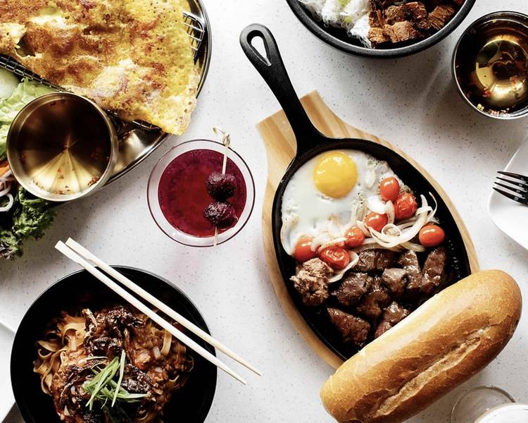 Order eM Que Viet Restaurant and Bar - Menu & Prices - Saint Paul ...