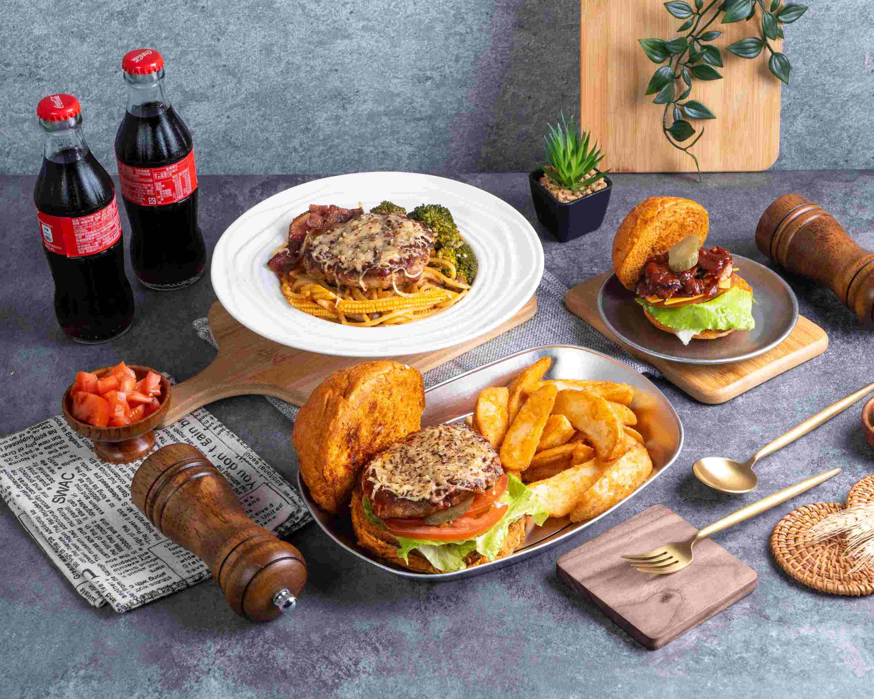 台東伯德漢堡 Bored King Burger的餐點外送 | 價目表和價格 | Uber Eats