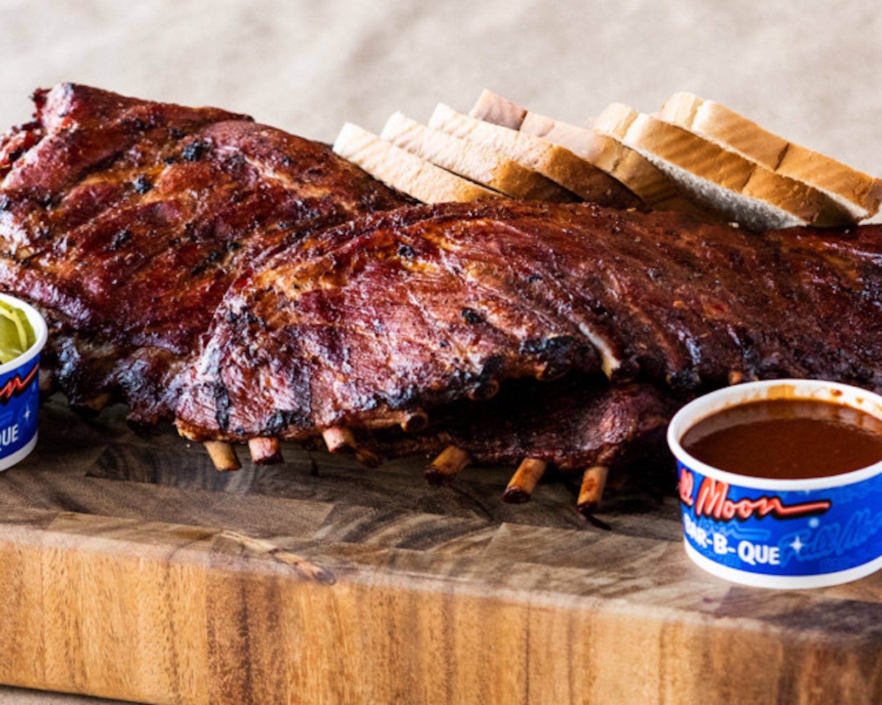 Full Moon Bar-B-Que (5042 Bond Blvd)