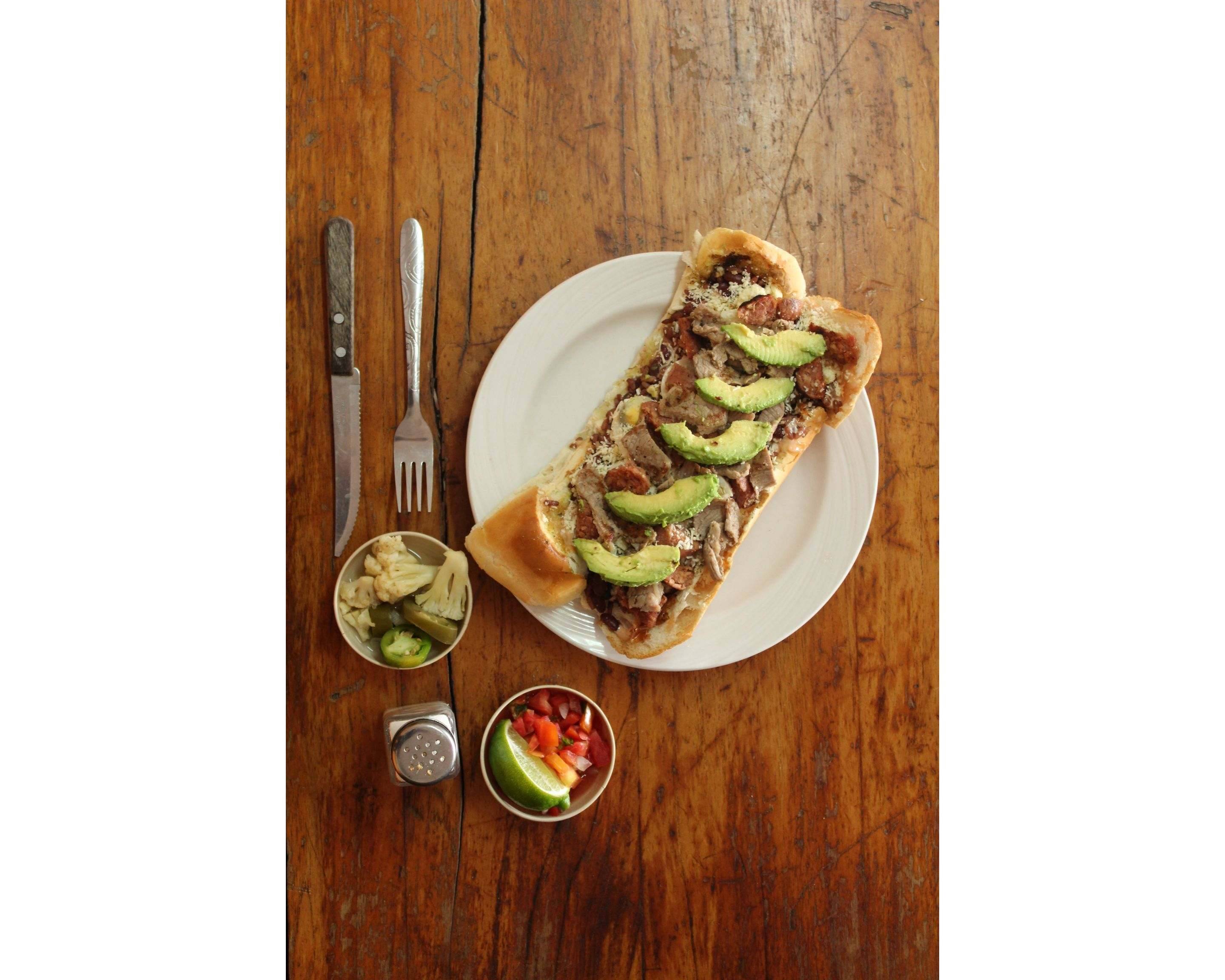 Los Volcanes a domicilio en Mejicanos | Menú y precios | Uber Eats