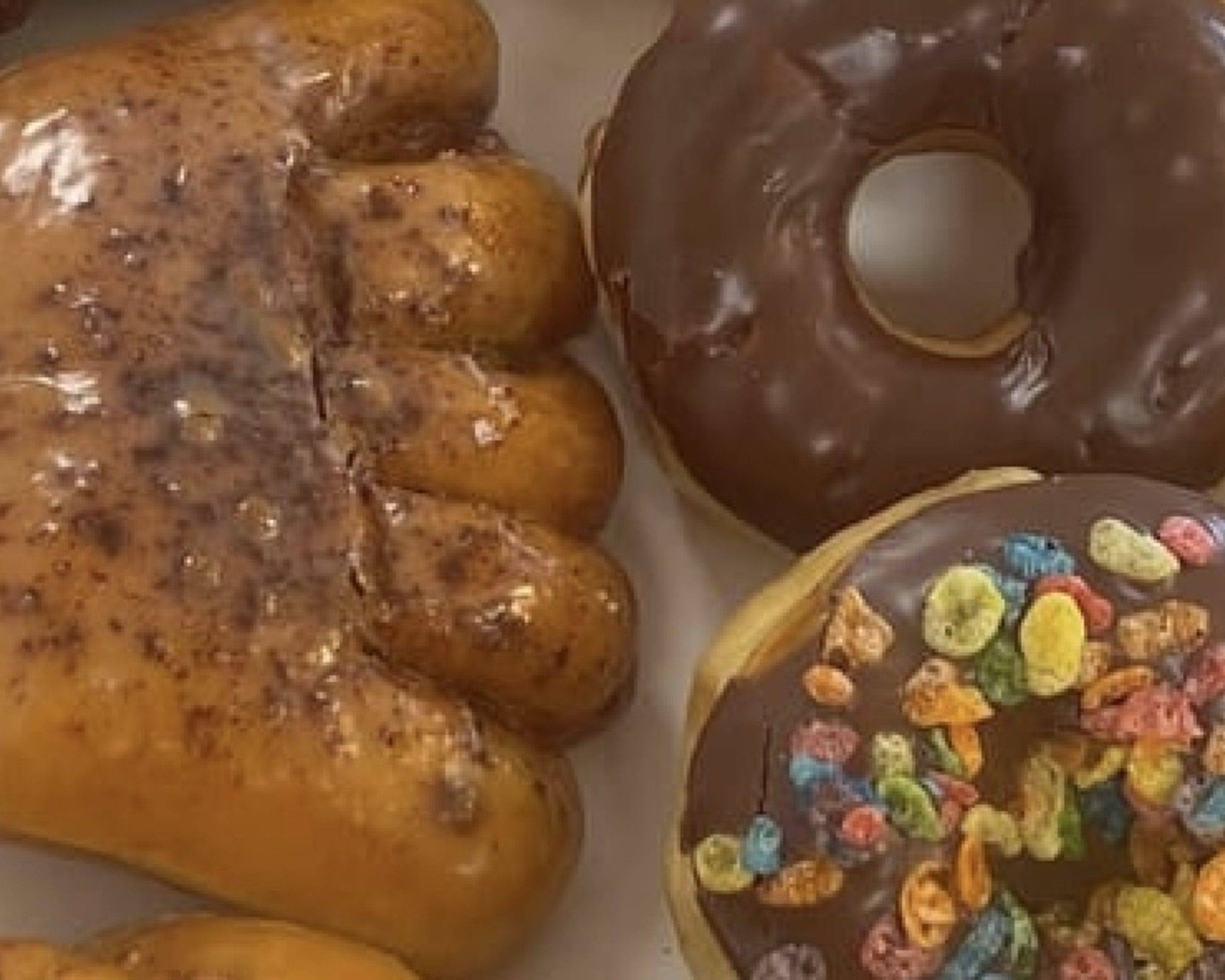 Yummy Donut Palace (Akin Drive) Menu Lees Summit • Order Yummy Donut ...