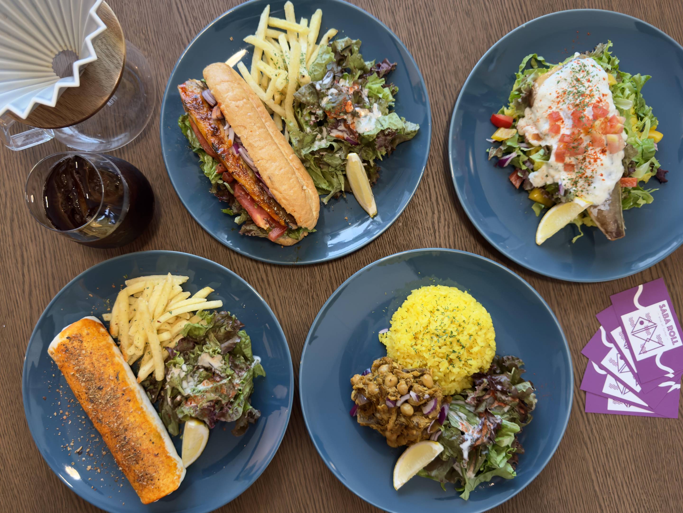 サバロールとコーヒー。【SABA ROLL & COFFEE のデリバリー ・持ち帰り| メニューを見る |横浜 で 配達| ウーバーイーツ