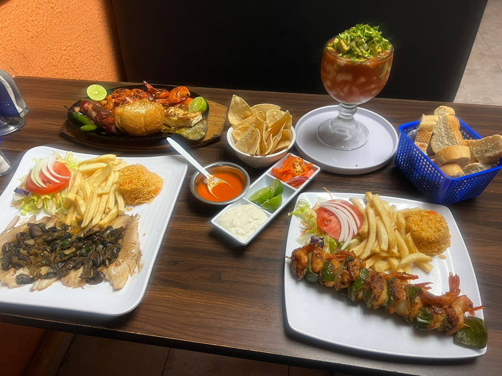 El Mundo Del Marisco a Domicilio en Monterrey | Menú & Precios | Uber Eats