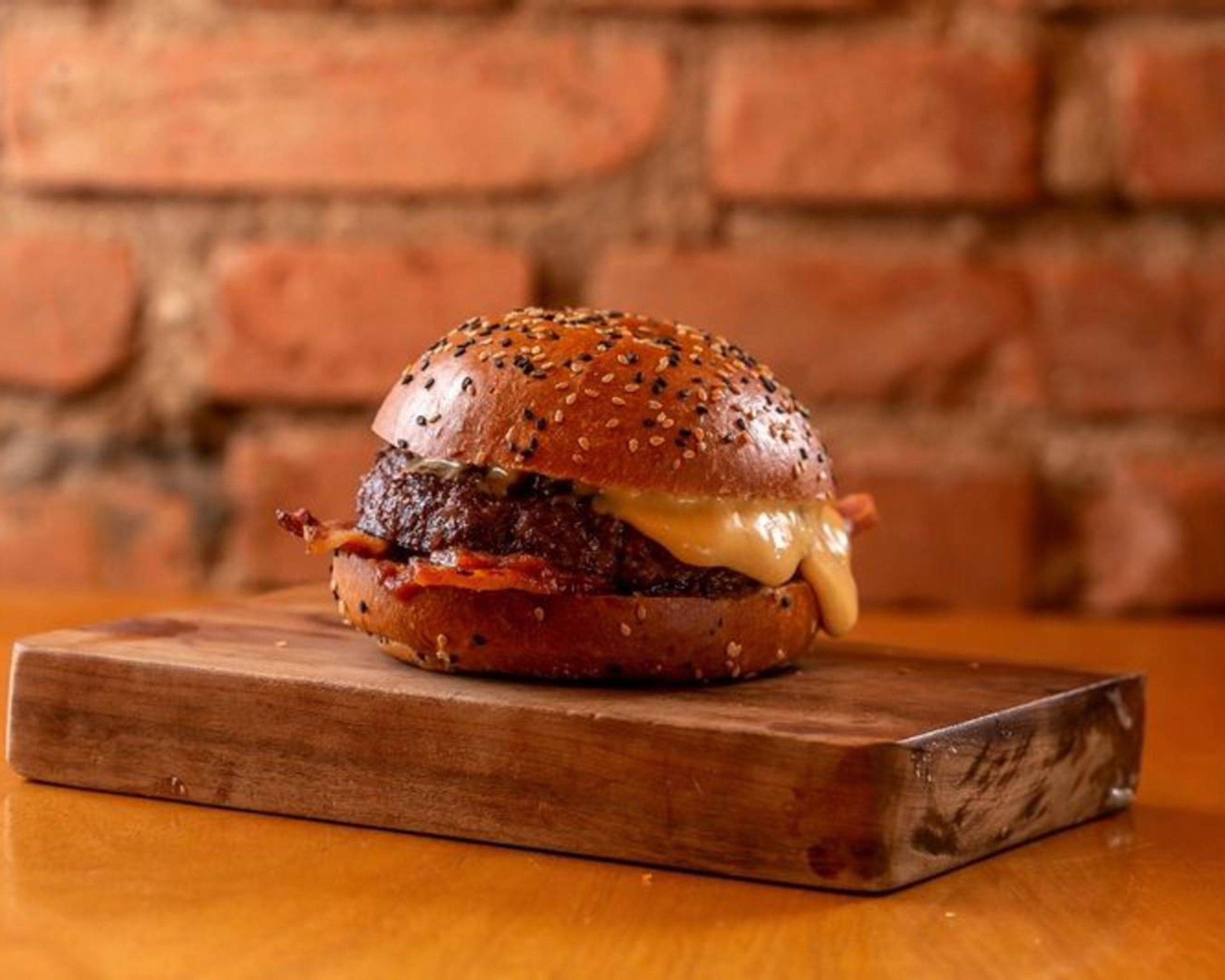 Bruce Burgers (25 de Septiembre) Menú a Domicilio【Menú y Precios】Madrid ...