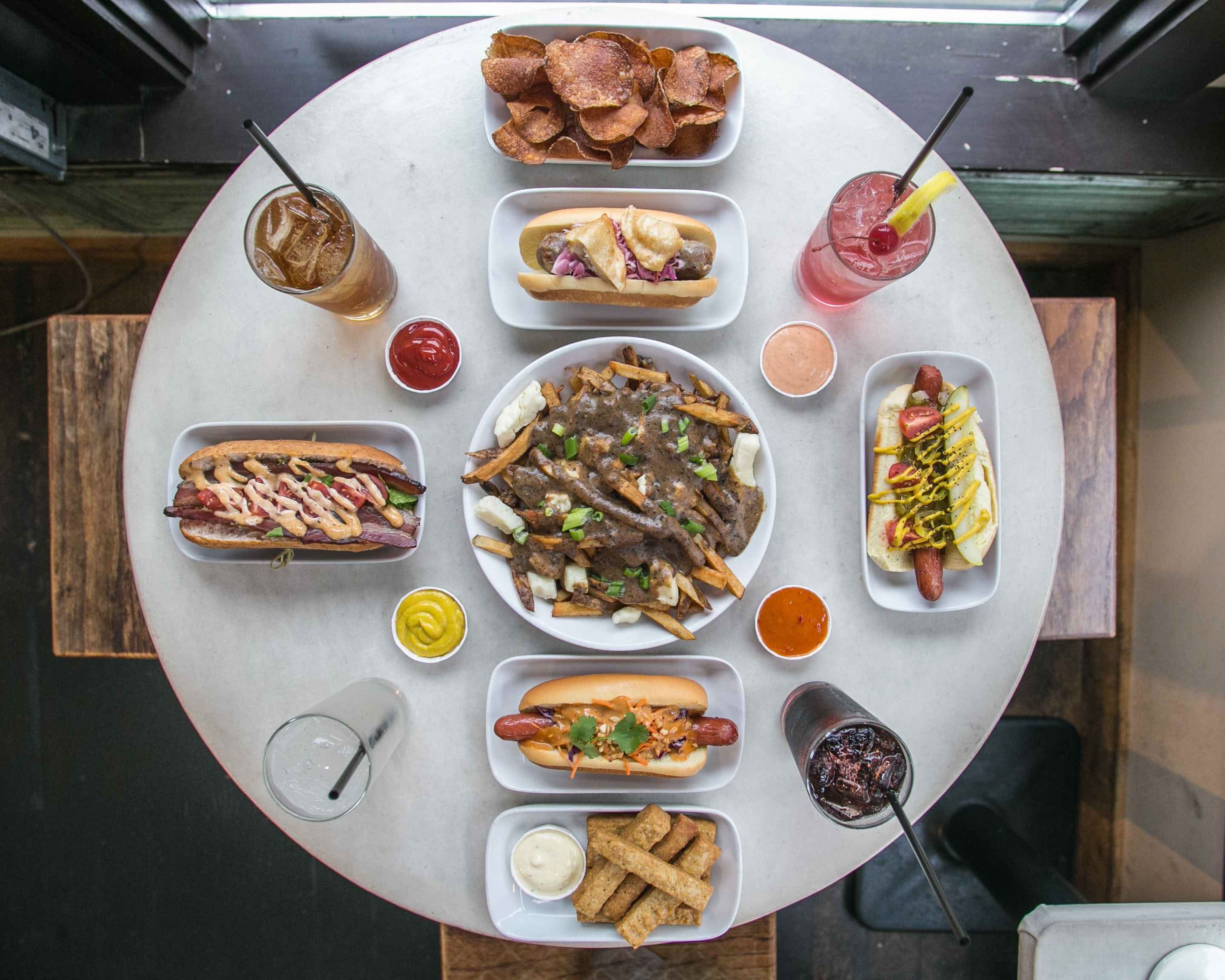 Commander d'un JD Legends (24270 Woodbine Ave)【Menu et prix】| Toronto ...