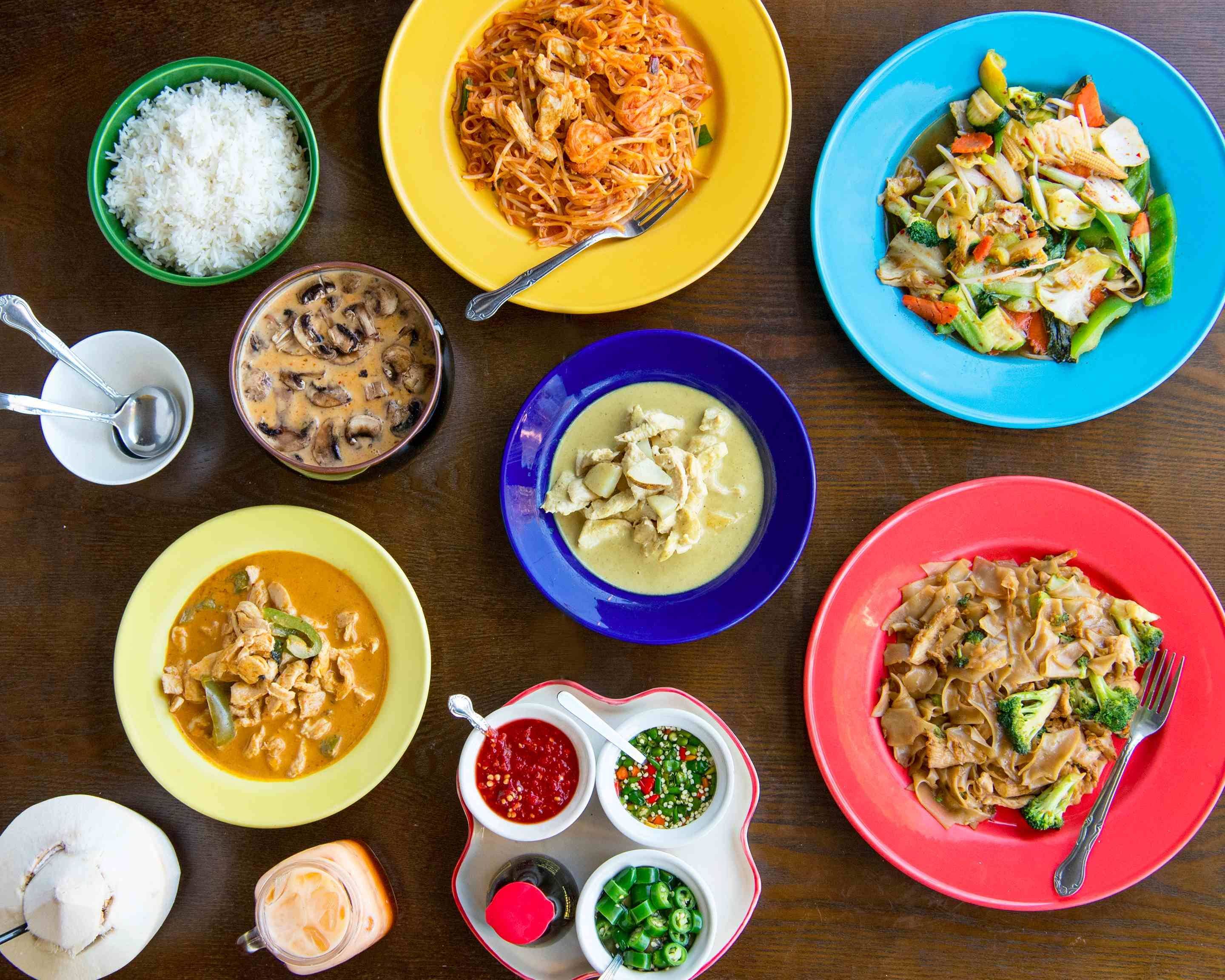 Order Poom Thai Cuisine - Menu & Prices - Santa Monica Delivery | Uber Eats