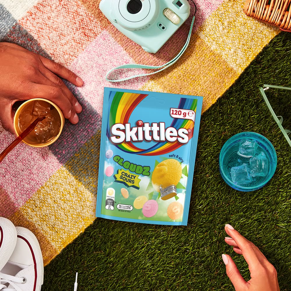 Skittles Cloudz Sours Soft & Airy Chewy Lollies Share Bag Delivery Near ...