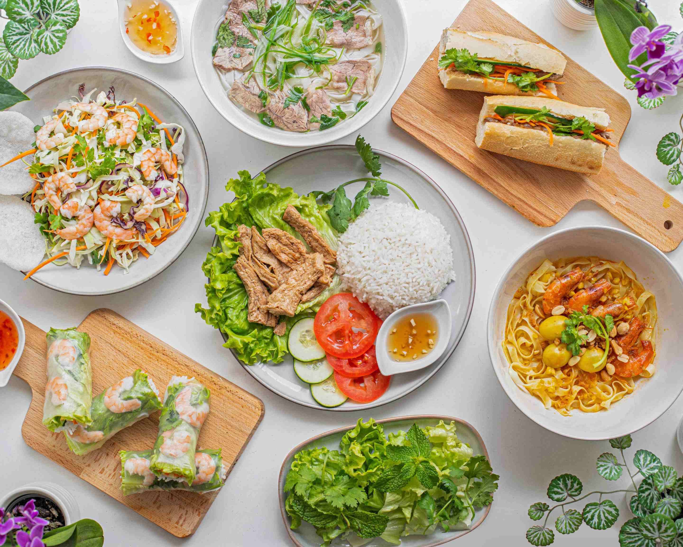 Xin Chao delivery Lisbon - Menu and prices | Uber Eats