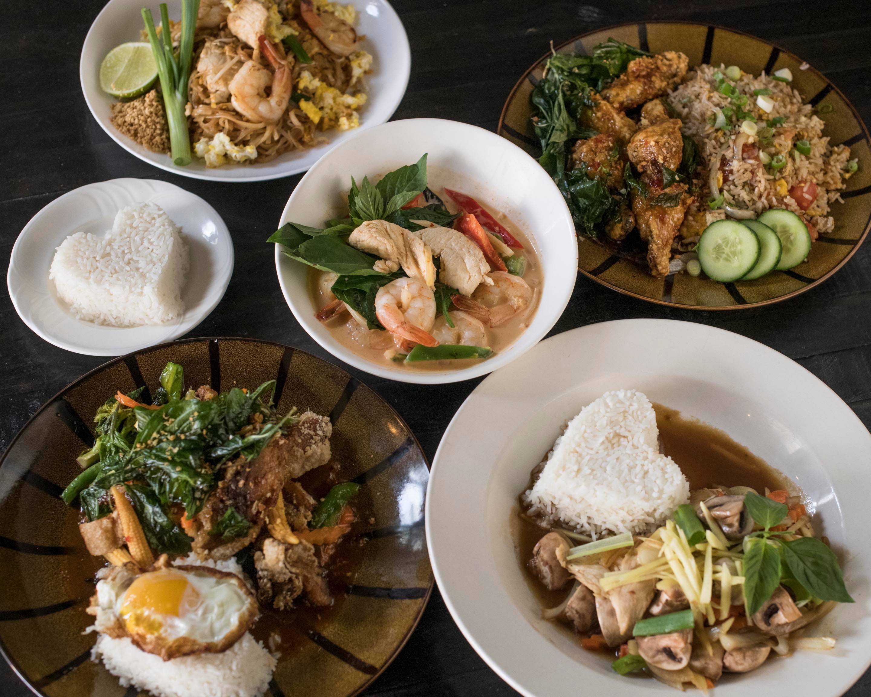 Order iThaiz Restaurant - Menu & Prices - Richmond Delivery | Uber Eats