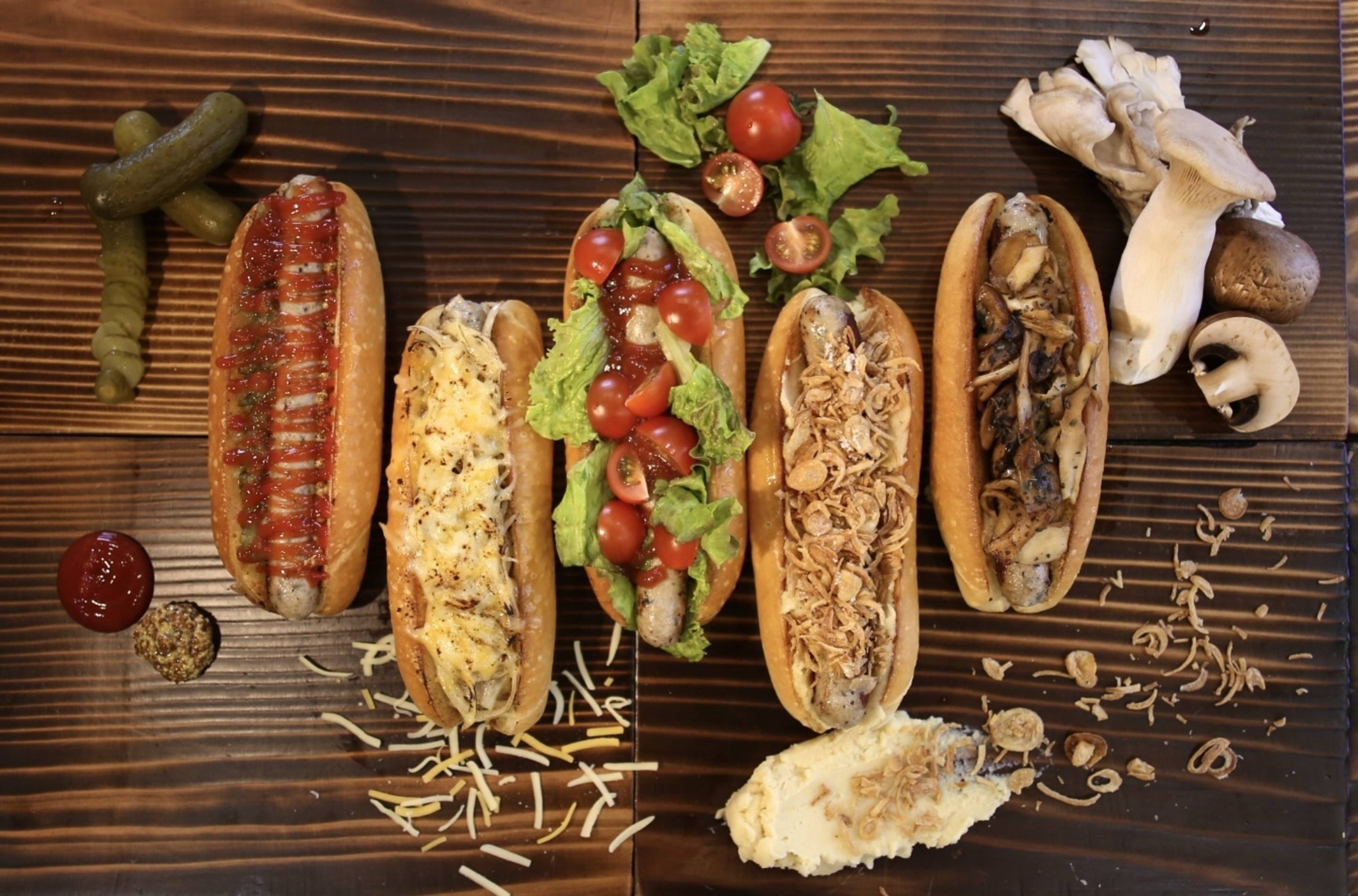 【自家製ソーセージを使ったホットドッグ】Snitch Foodの出前・宅配・テイクアウトメニュー | ウーバーイーツ