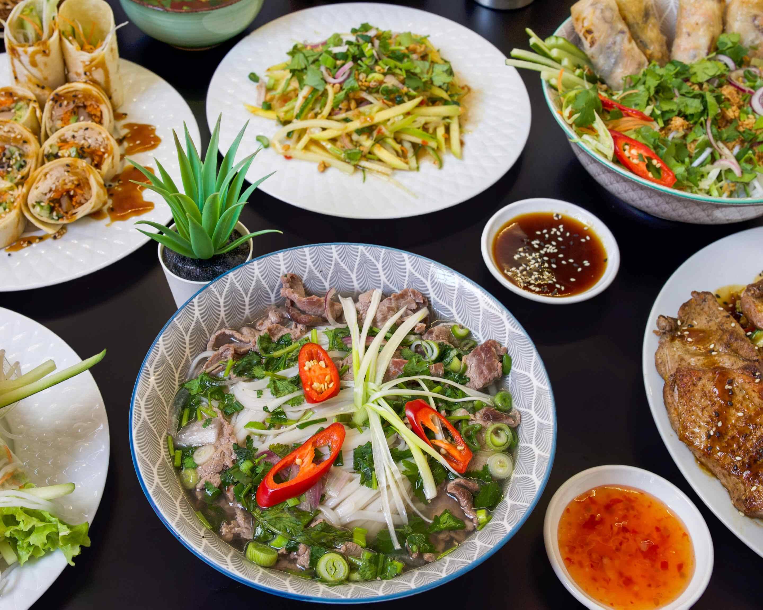 Hoa Sen Restaurant Delivery | Menu & Prices | Dusseldorf | Uber Eats