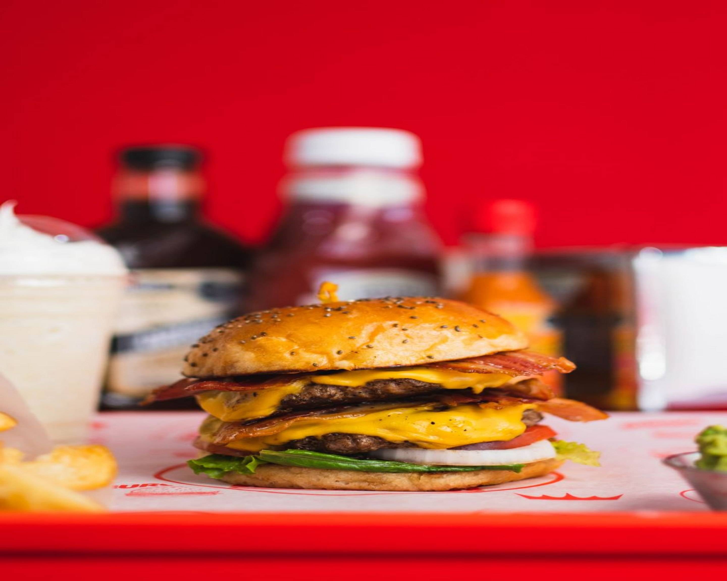 La Mera Burger Menu Delivery【Menu & Prices】Los Cabos | Uber Eats