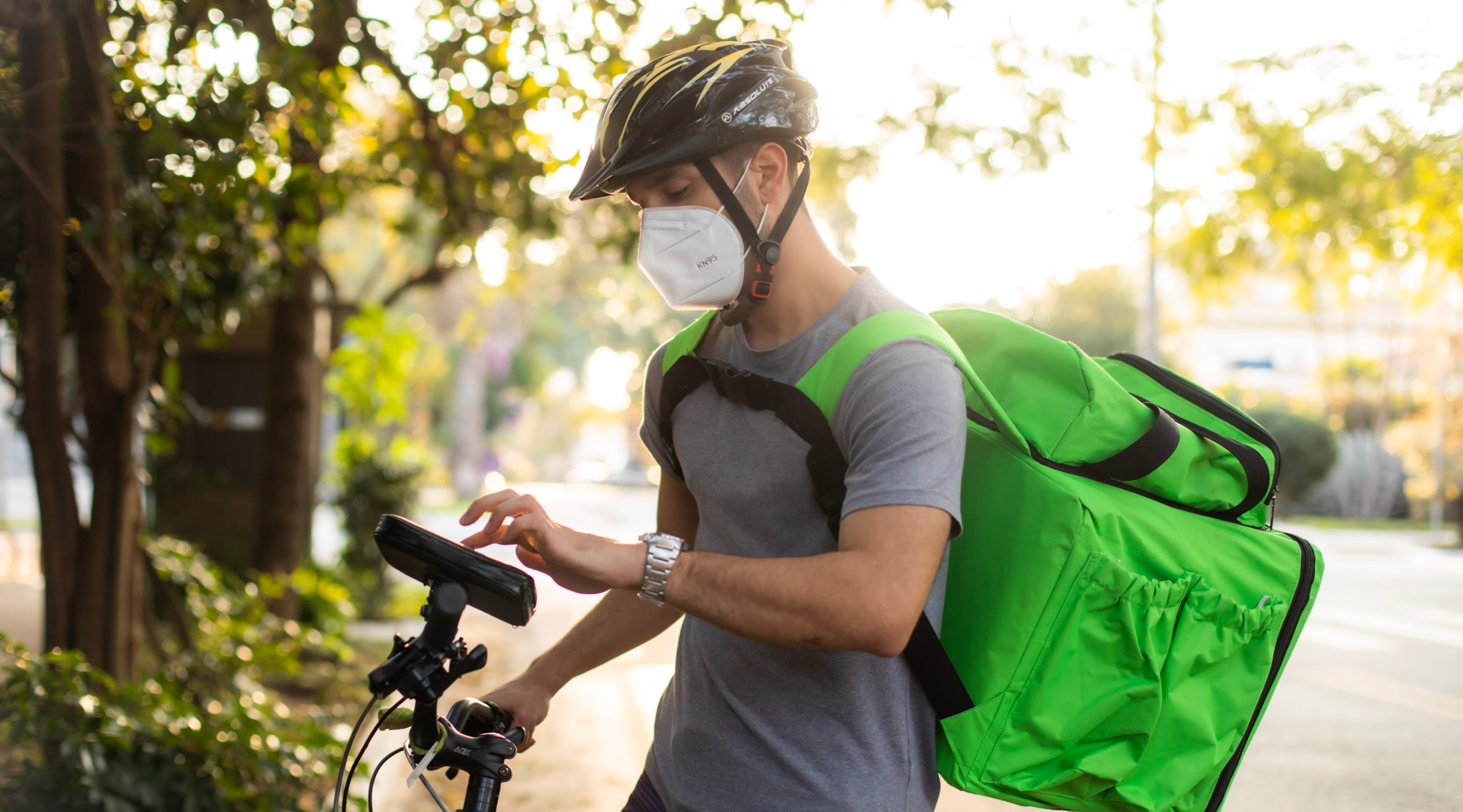 Uber lança checklist de segurança para motociclistas e ciclistas que ...